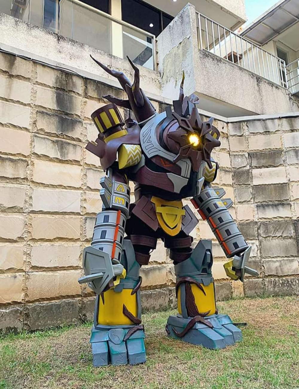 A Real life Ruin Guard Genshin Impact | HoYoLAB