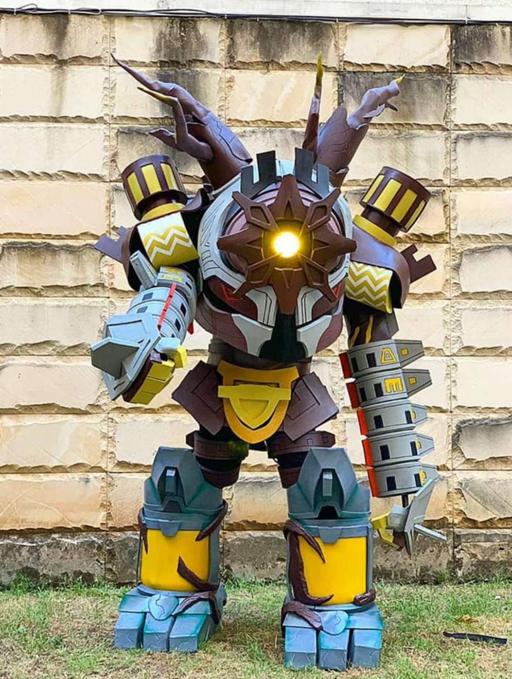 A Real life Ruin Guard Genshin Impact | HoYoLAB