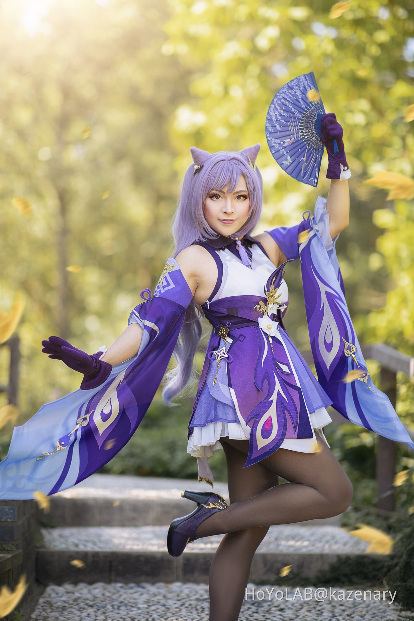 Keqing Cosplay - dancing with fan 💜 Genshin Impact | HoYoLAB
