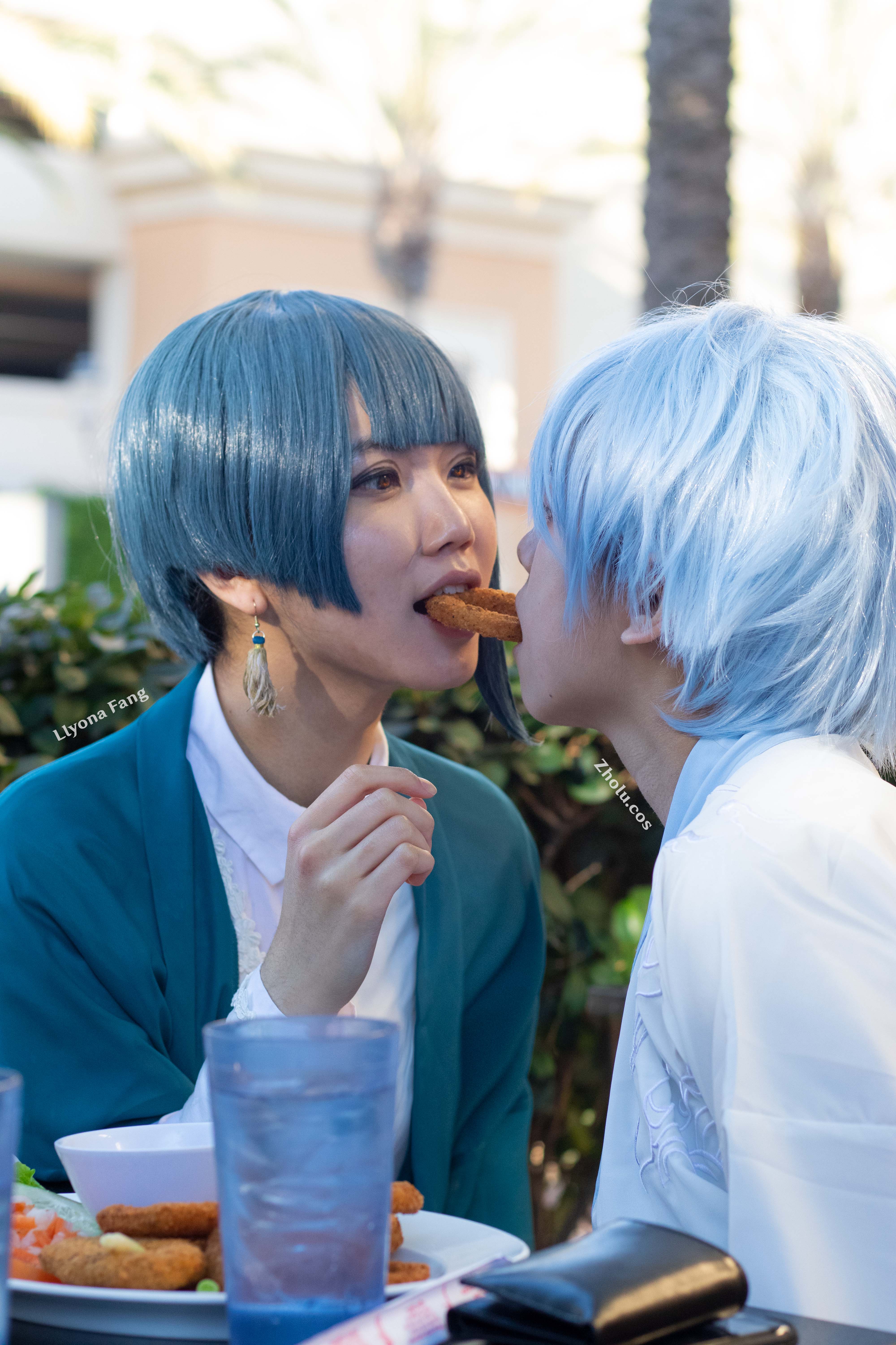 Hey, that's my seafood! (Xingqiu and Chongyun cosplay) Genshin Impact ...