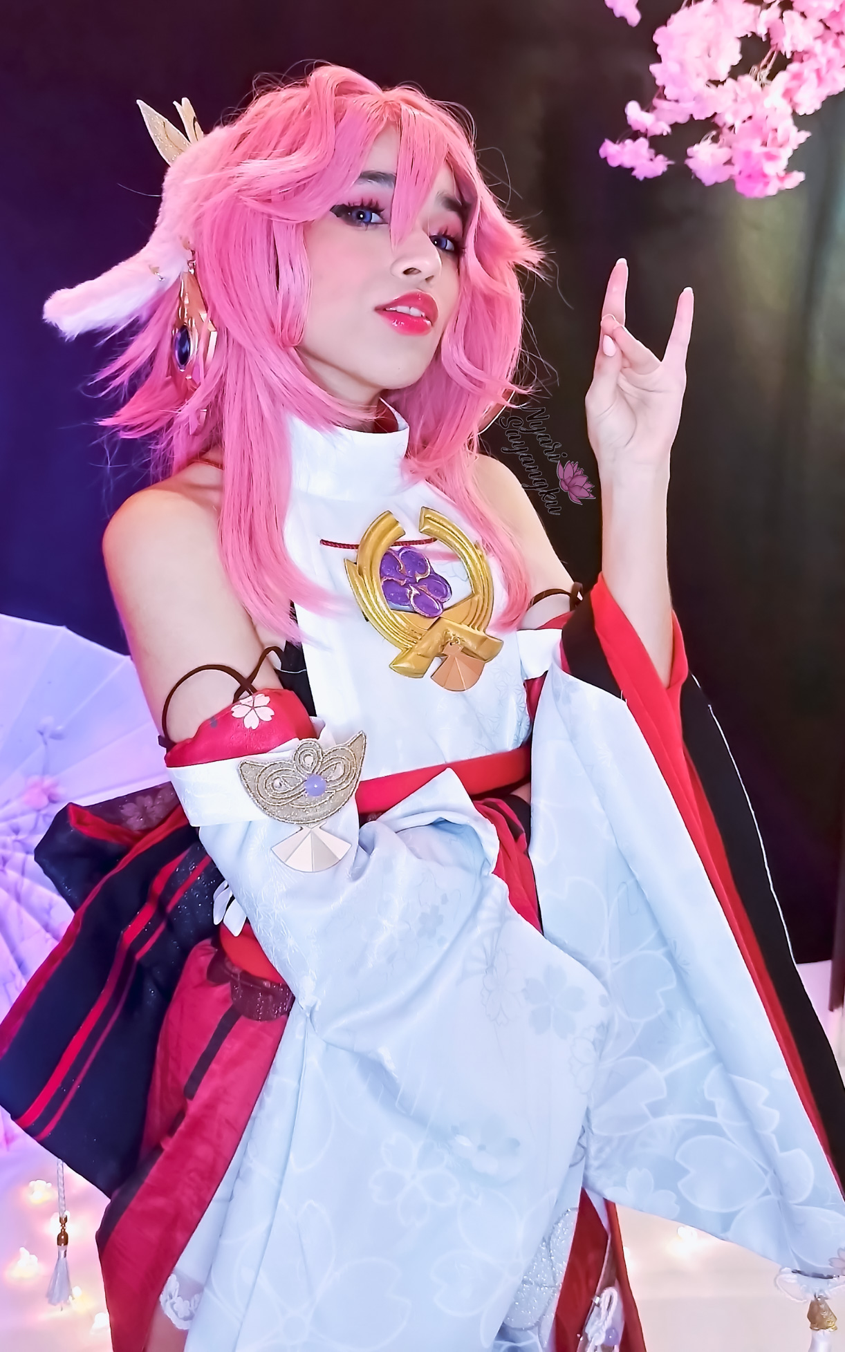 Yae Miko Pose 🦊💕 Genshin Impact | HoYoLAB