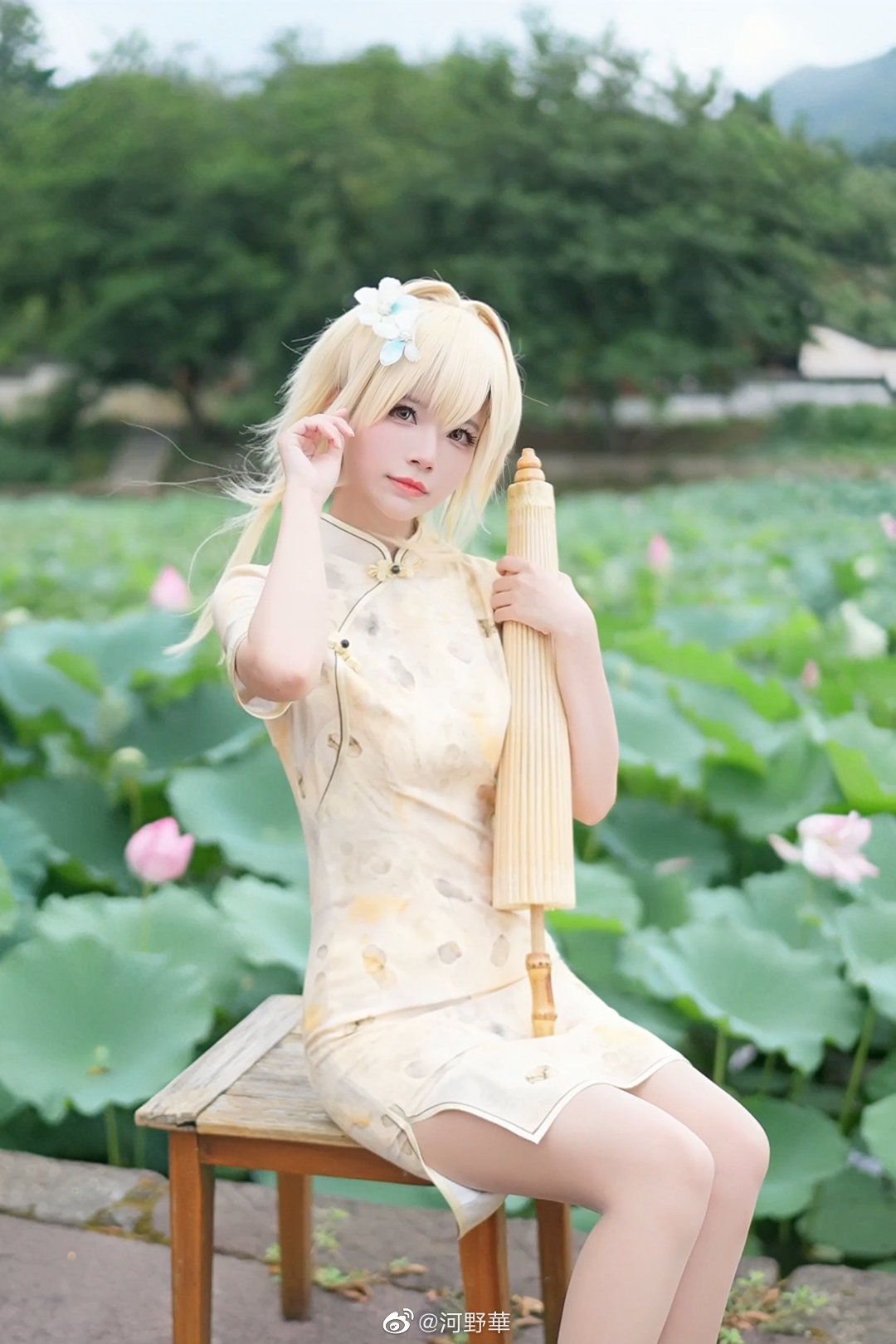 荧旗袍装 Lumine in Chinese Cheongsam Cosplay Genshin Impact | HoYoLAB