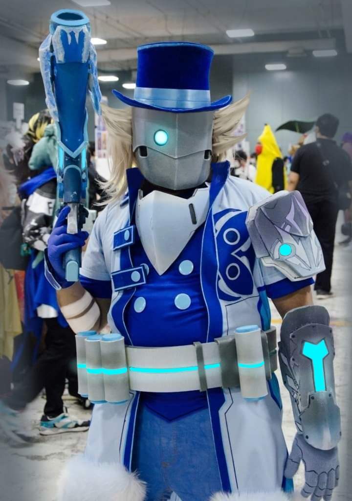 Fatui Skirmisher- Cryogunner Legionnaire cosplay Genshin Impact | HoYoLAB