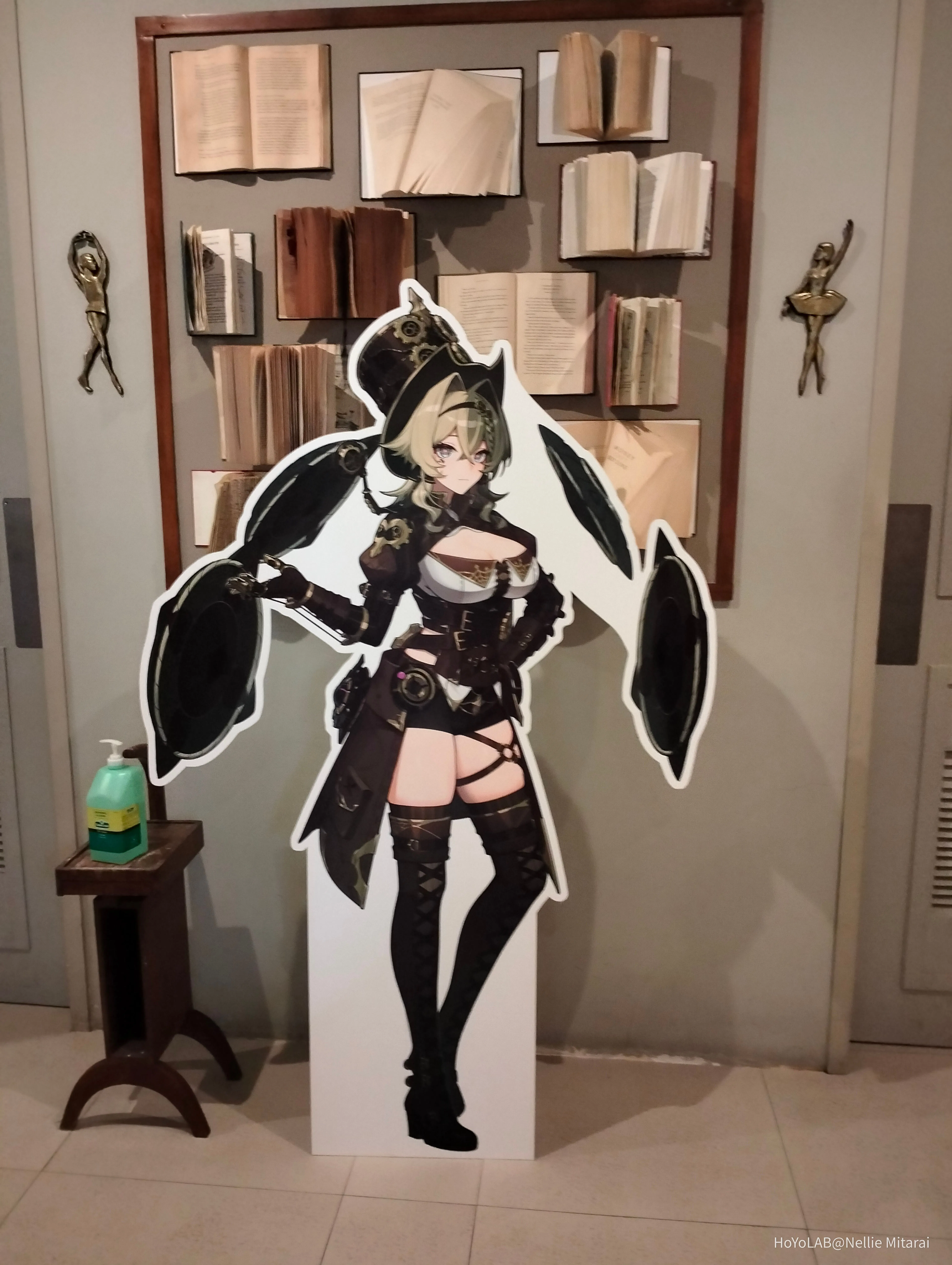 ELF Klein at the HoyoFest Honkai Impact event! Added other pictures too ...