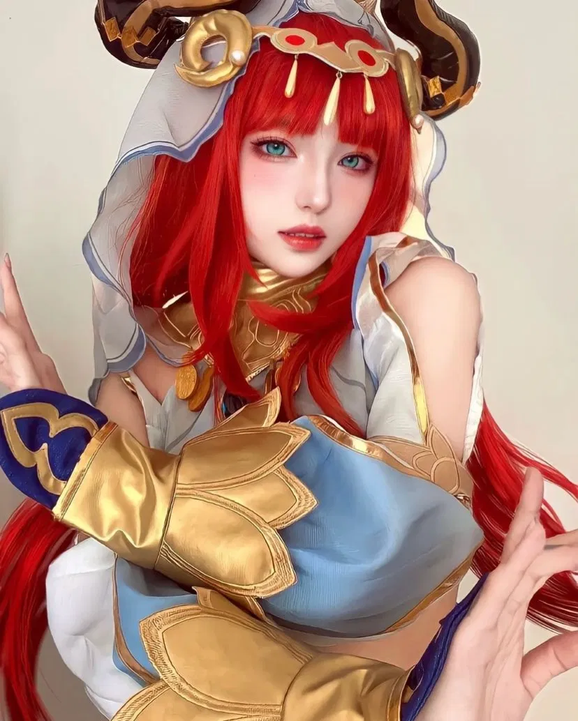 The beauty of Nilou 💃💦with this Arabesque 🩰 Cosplay from Cosplayer Azey. 🧡 Genshin Impact | HoYoLAB
