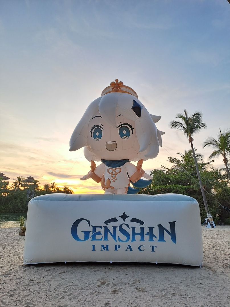 Giant Paimon at the beach! Genshin Impact | HoYoLAB