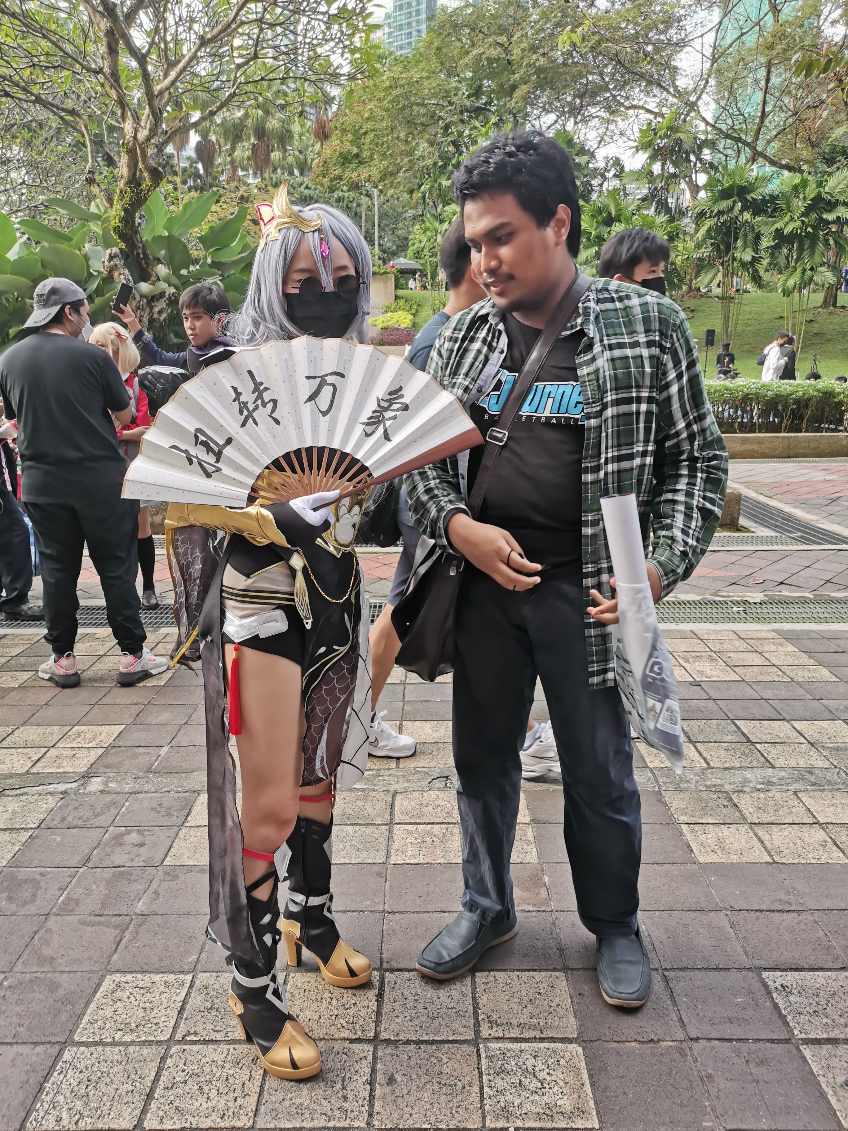 Took a pic with Hi3 cosplay Honkai Impact 3rd | HoYoLAB