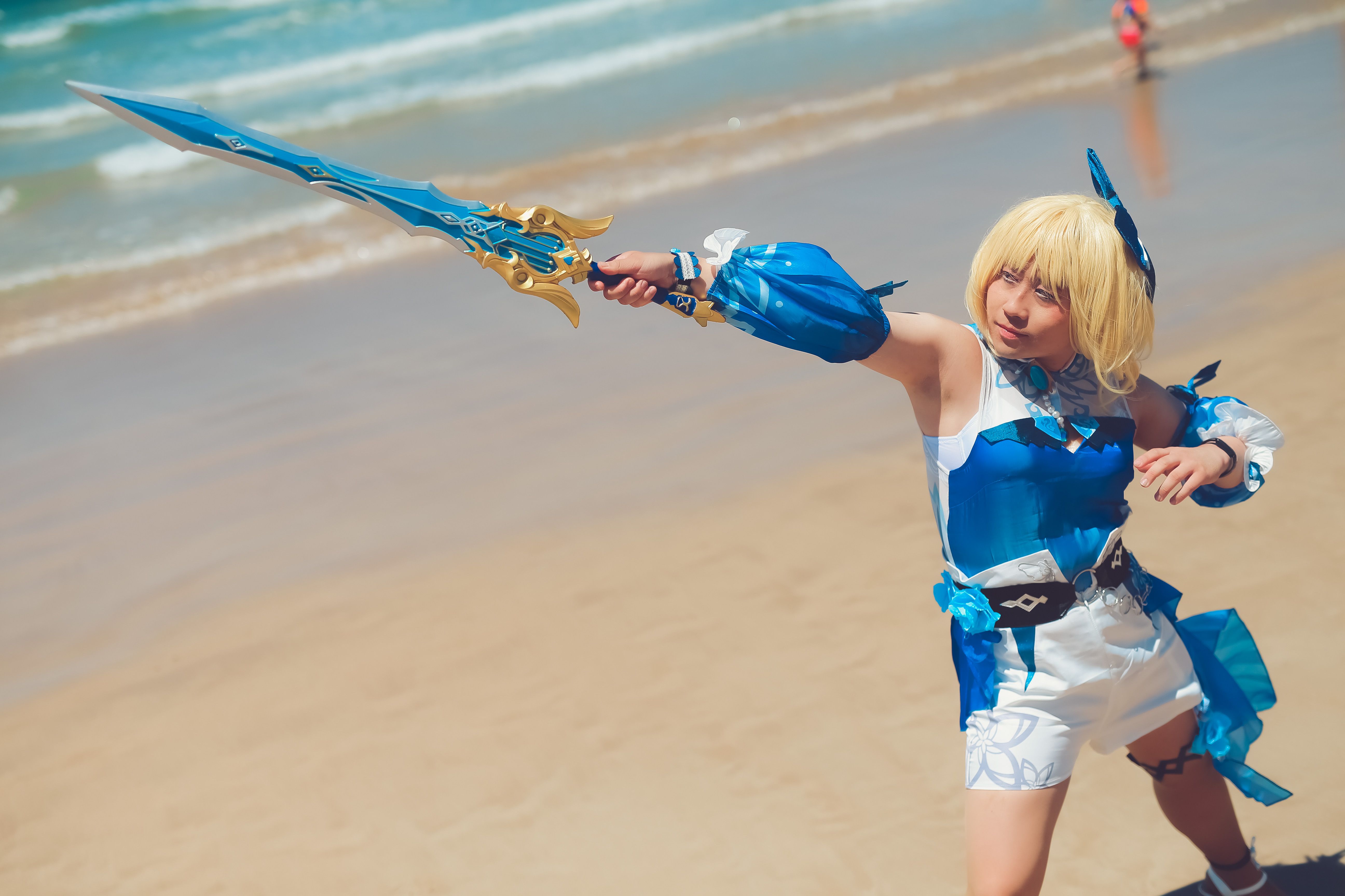 “Go as One~! 🍃🗡️💨 *yeets hilichurl* - Summer Jean Cosplay~ Genshin ...
