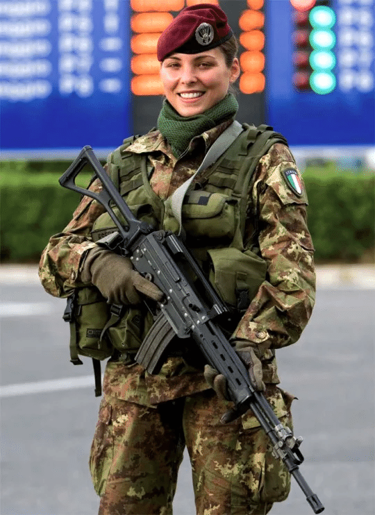 衣裝剖析｜麗莎｜葉隱芳名 Genshin Impact | HoYoLAB