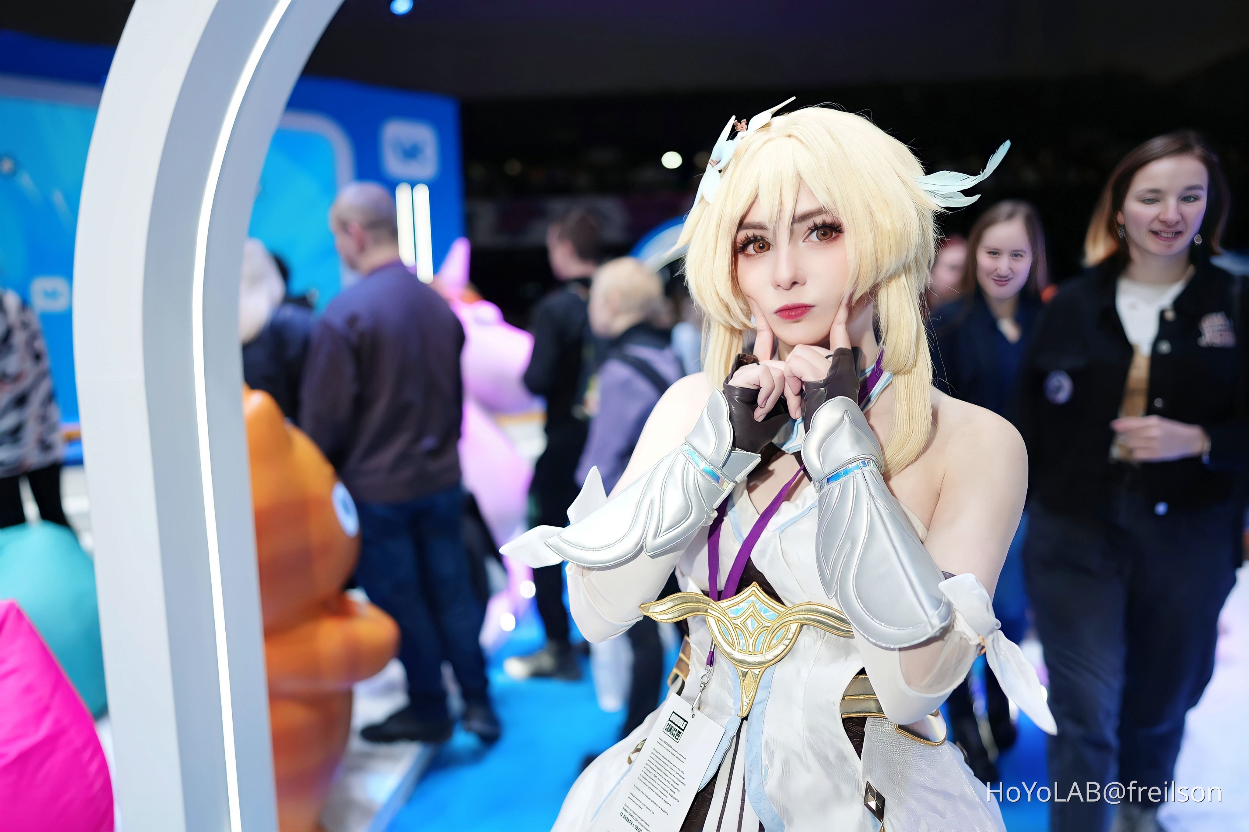 BubbleCon / Lumine cosplay Genshin Impact | HoYoLAB