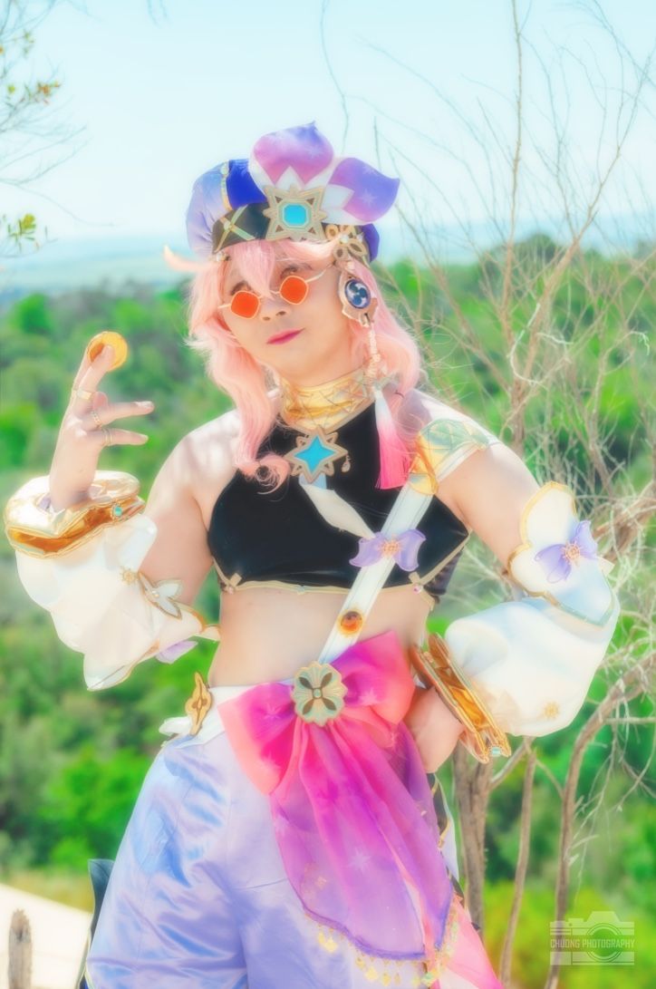 “I Love Mora~! 🪙 and Mora Loves me~!” 🏜️💰 - Dori Cosplay | HoYoLAB