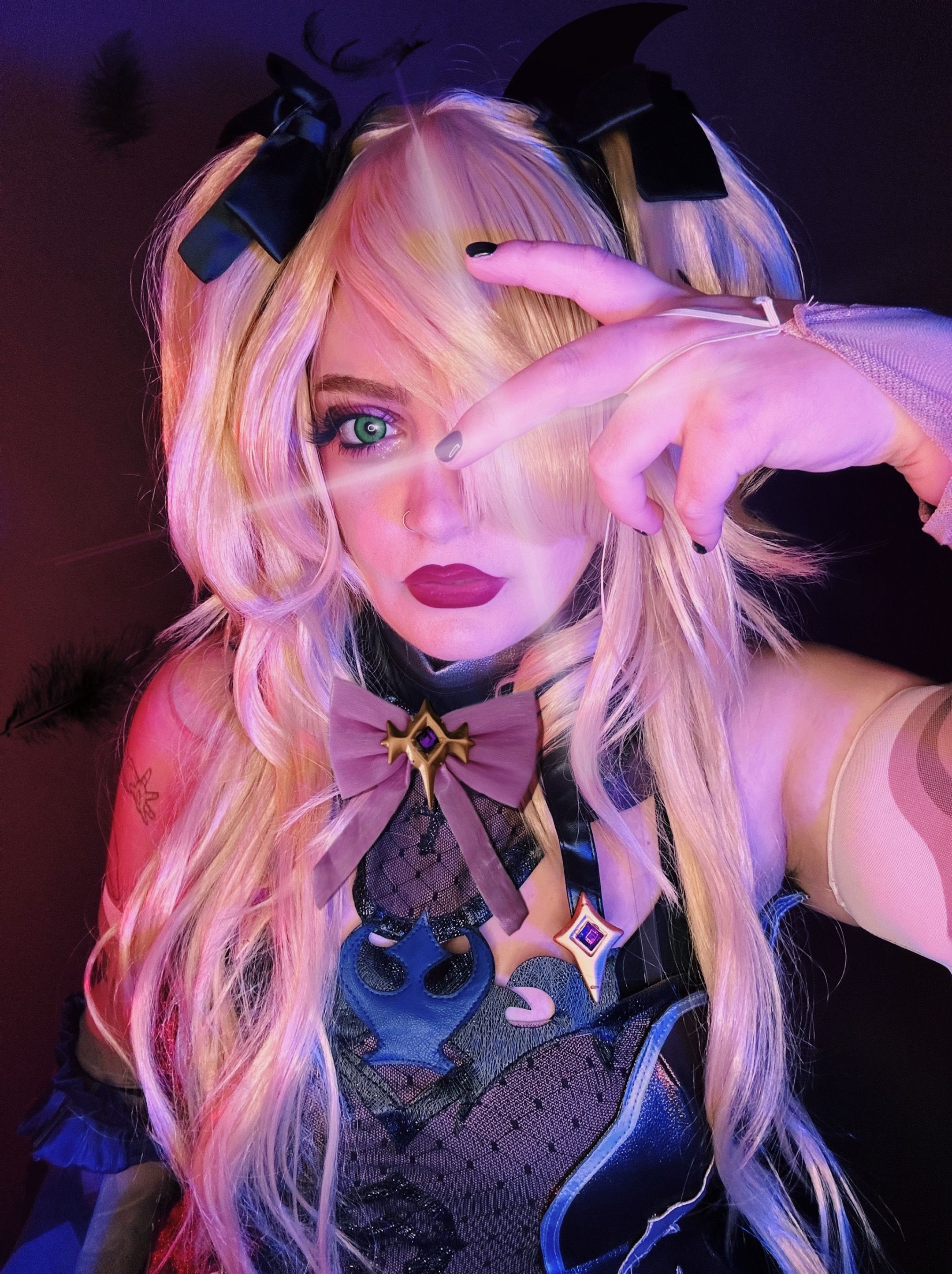 Fischl Cosplay ⚡️ 👑 Genshin Impact | HoYoLAB