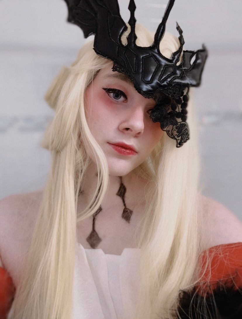 La Signora Cosplay Genshin Impact | HoYoLAB