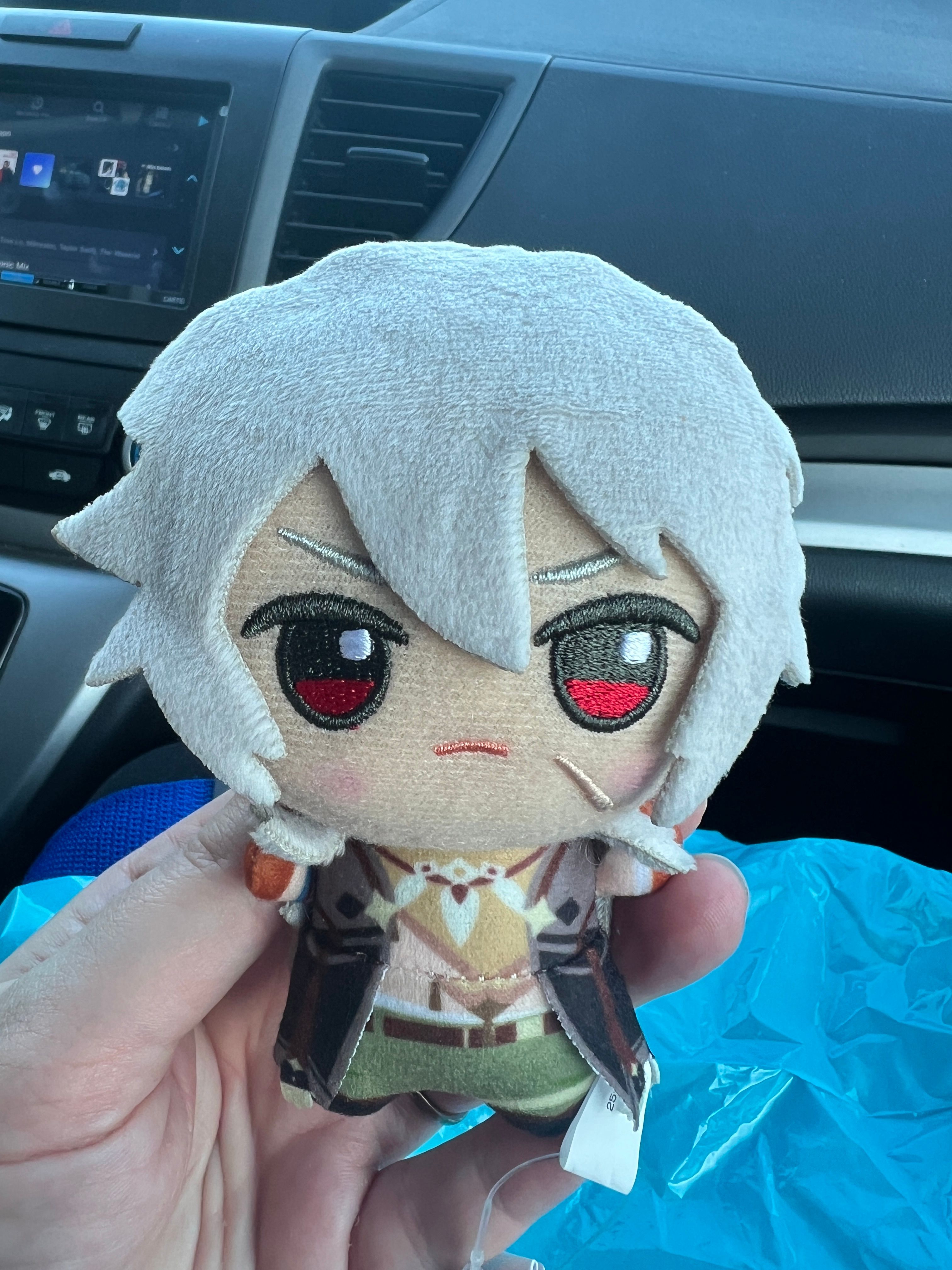 I found an official Razor keychain plushie at the mall over the weekend ...