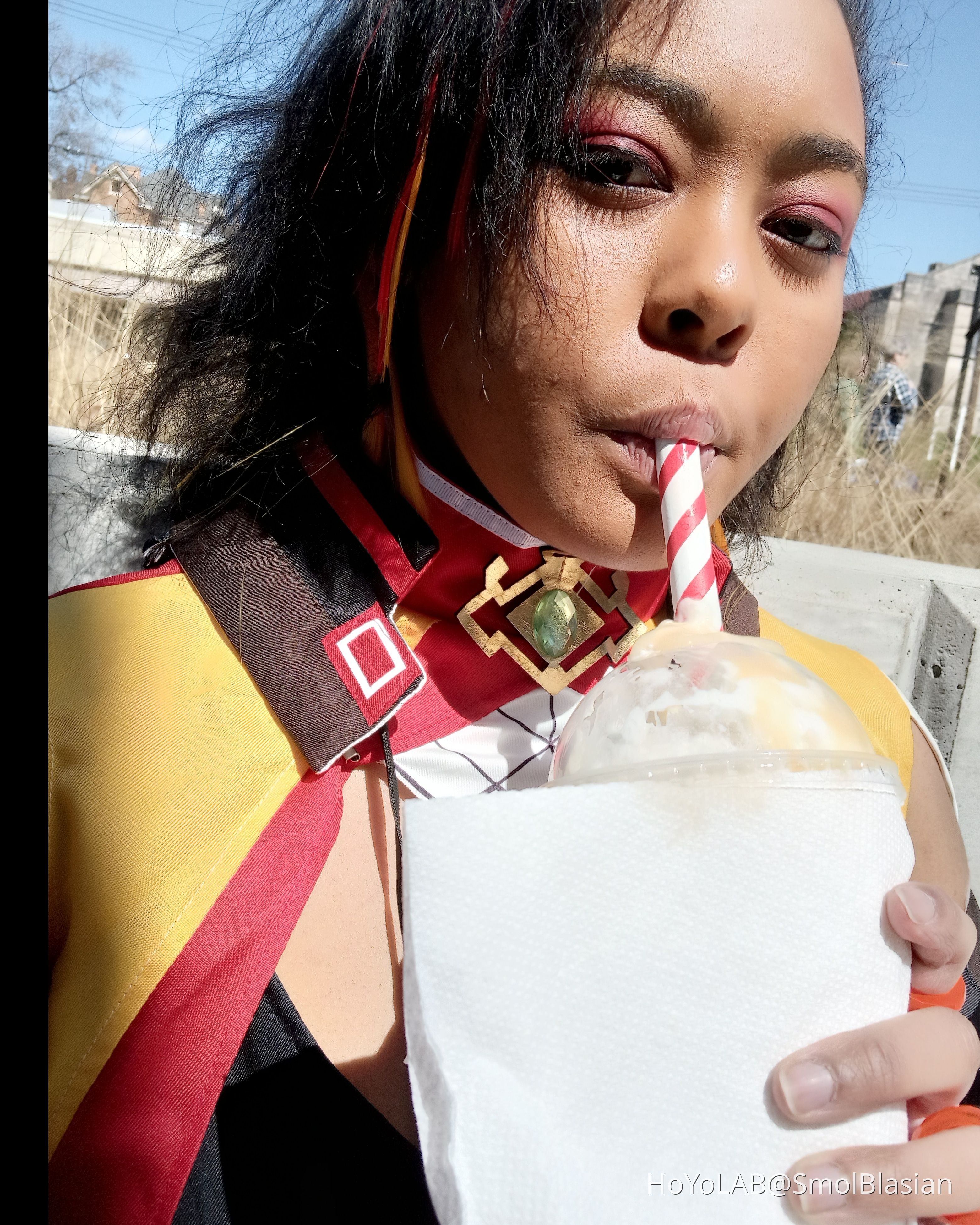 Xinyan at Comic Con Genshin Impact | HoYoLAB