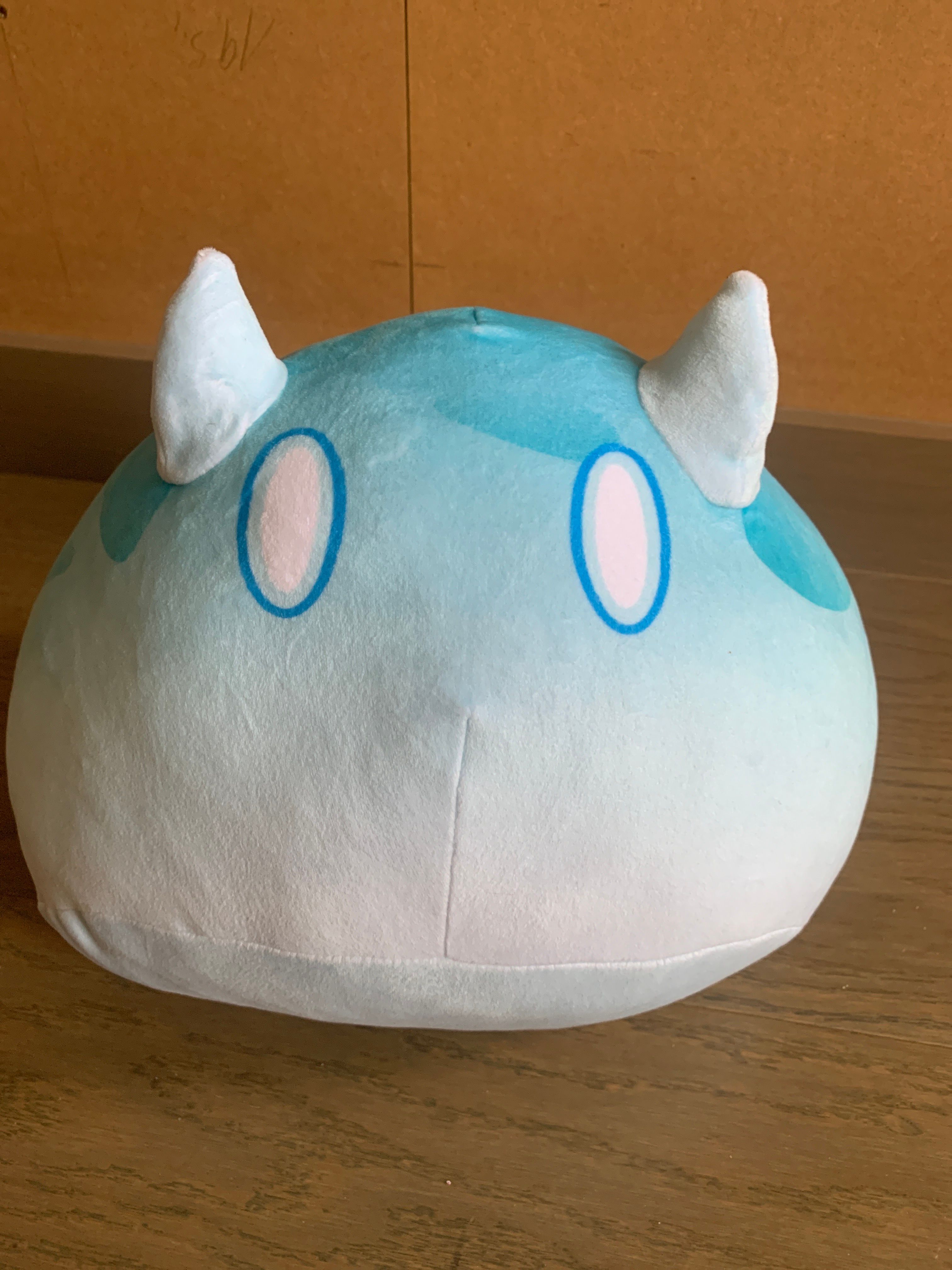 I bought this hydro slime the other day, any ideas how i should name it ...