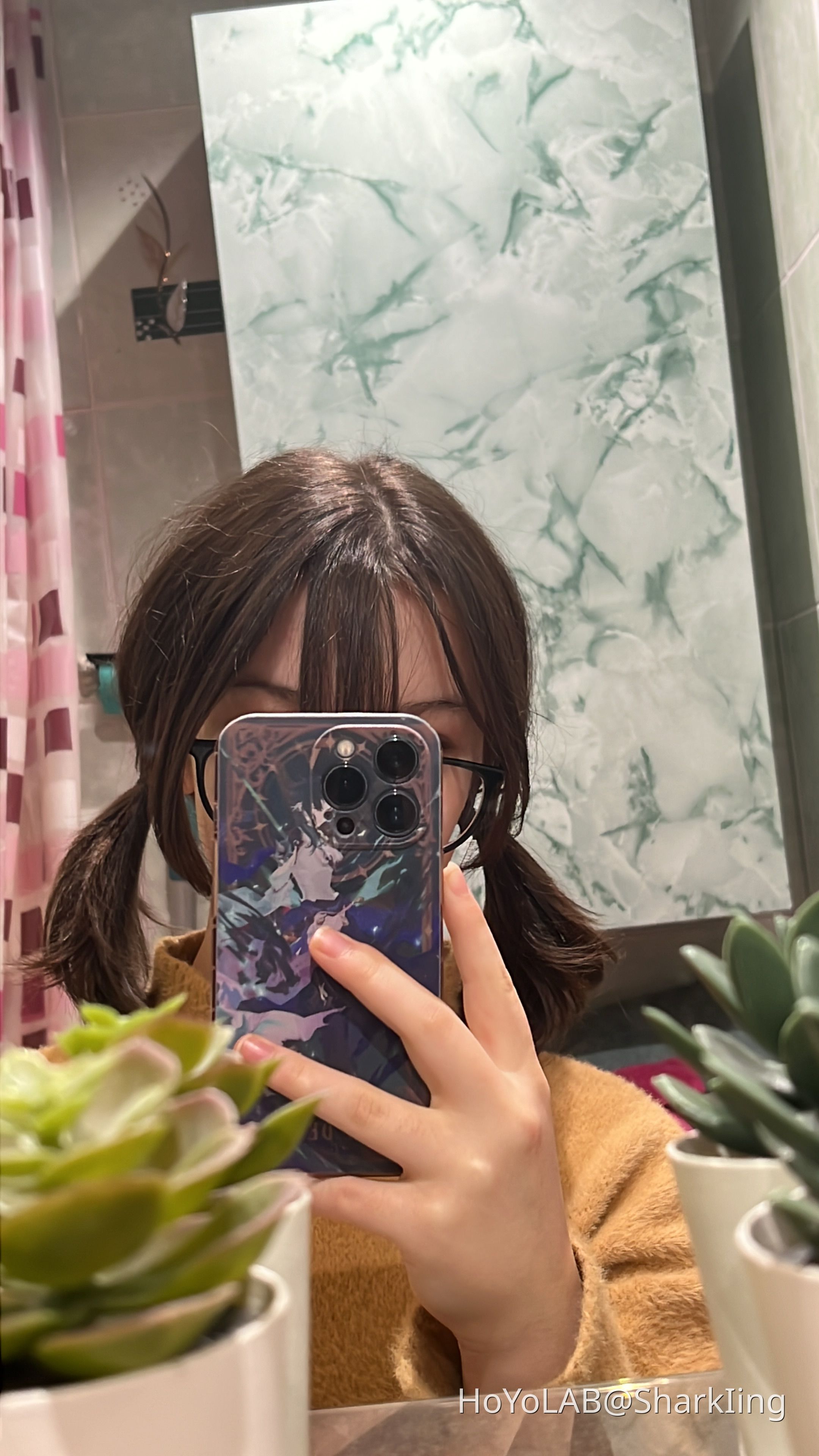 IS IT ONLY ME OR DOES IT LOOK LIKE KLEES HAIR WHEN I HAVE IT LIKE THIS ...