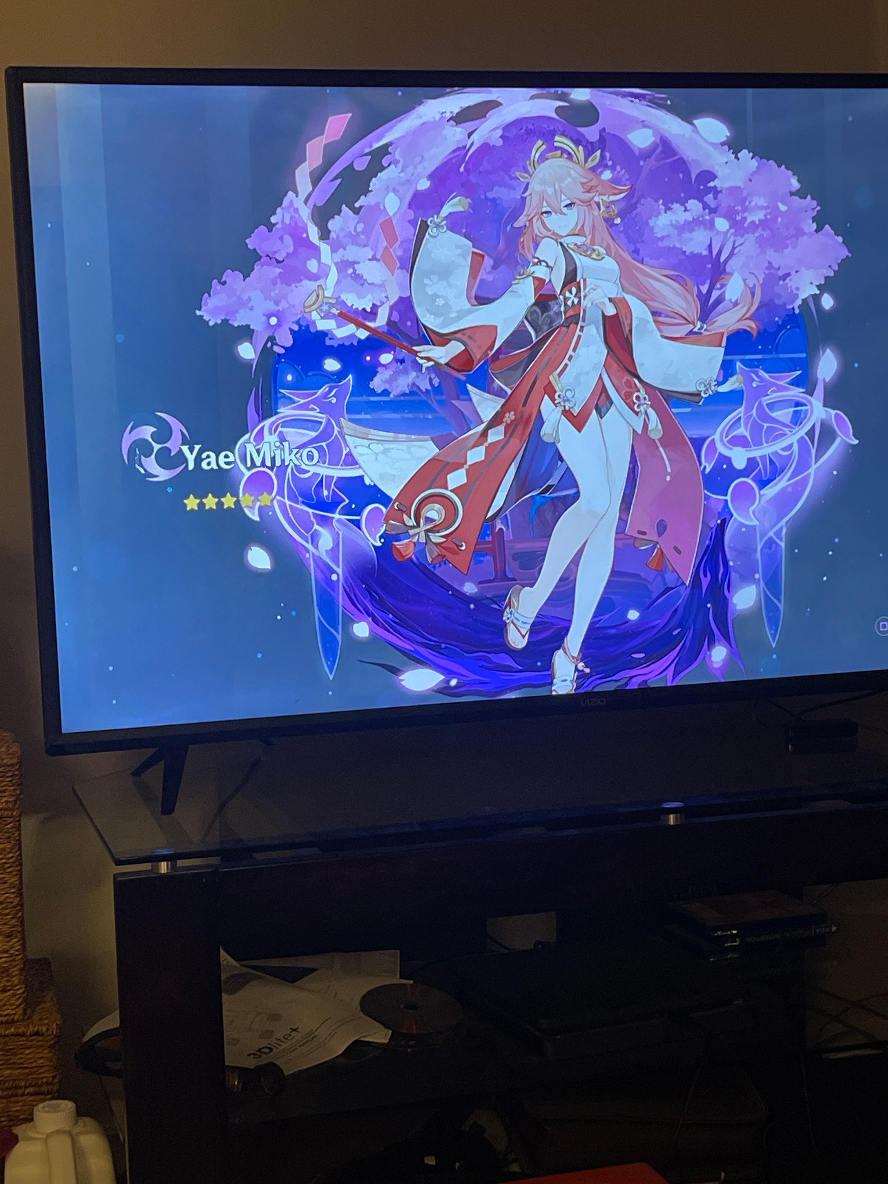 I was trying to get the new 4 star but in like 3 wishes, I got Yae Miko ...