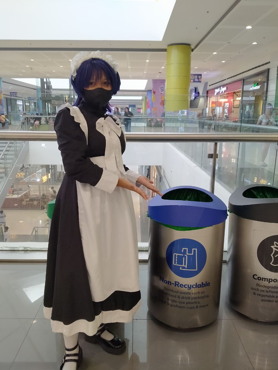 I went out as maid scara today, again. (I saw diluc as a rideable horse ...