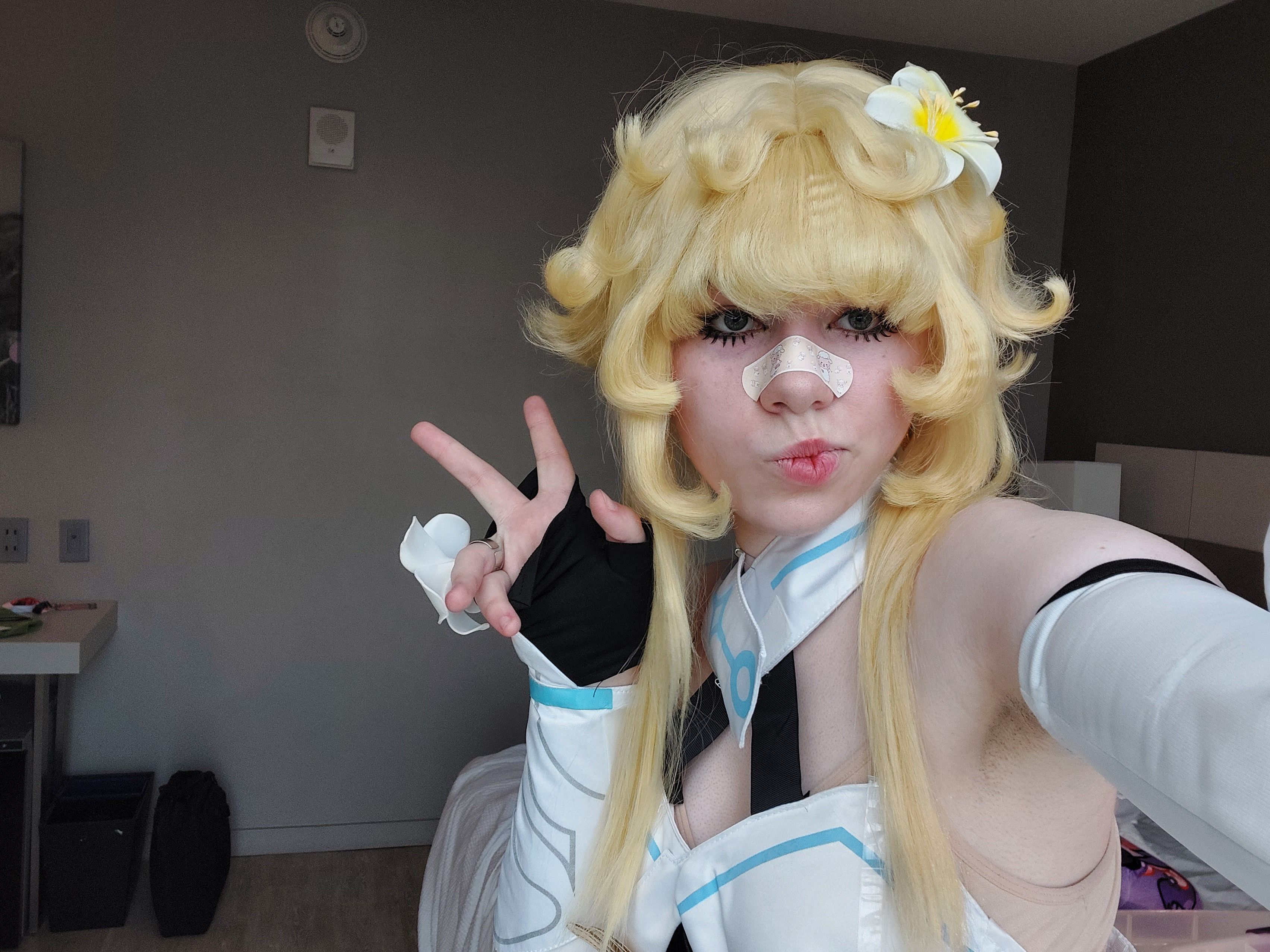 anyways lumine cosplay from supercon! her wig was super fun to style ...