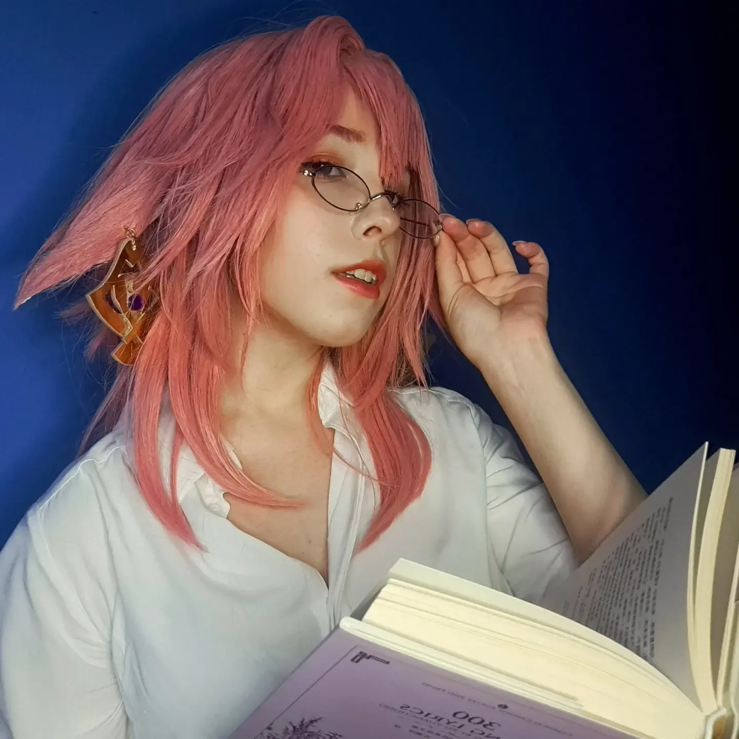 Modern AU Miko cosplay Genshin Impact | HoYoLAB