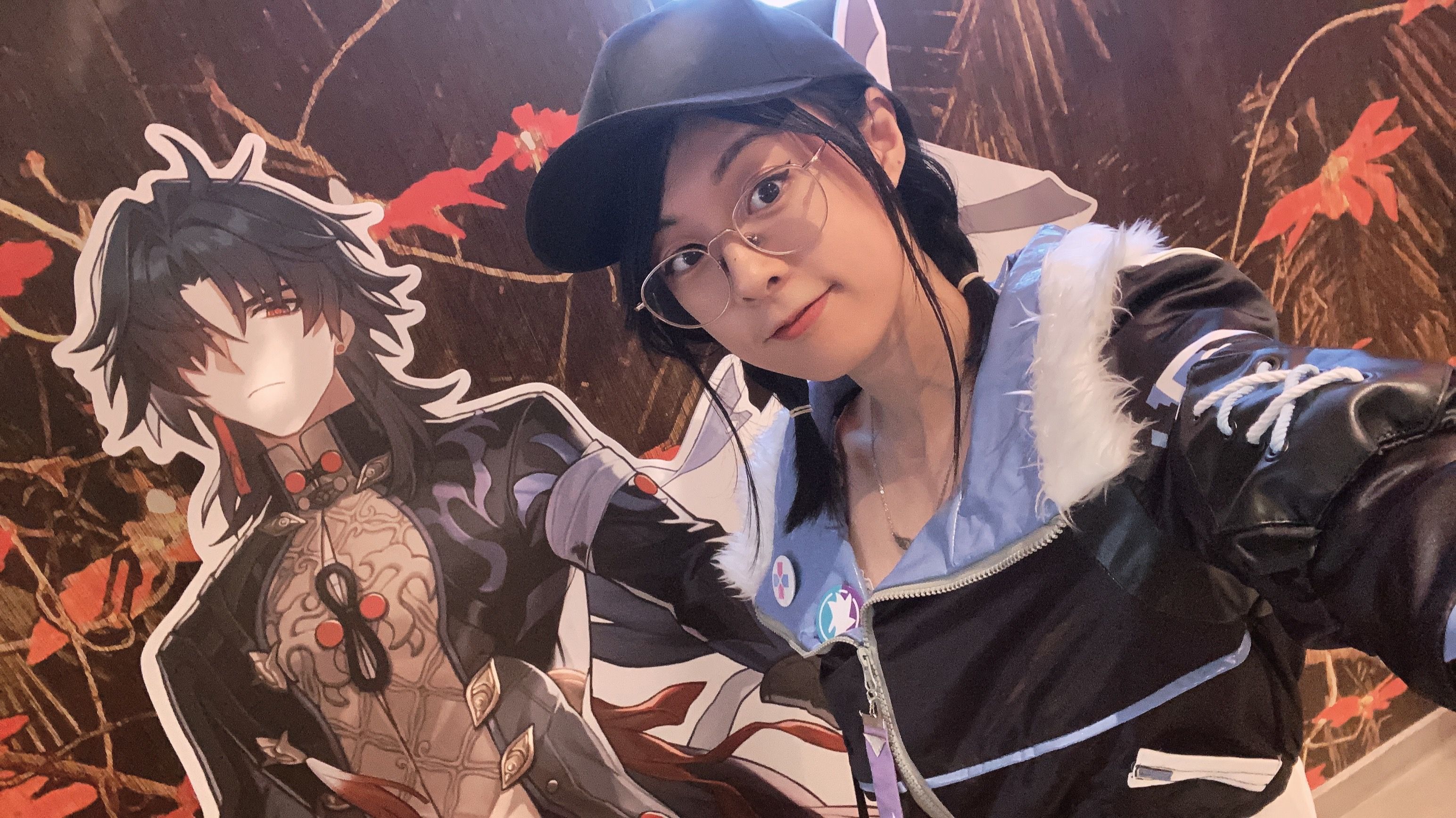 I went to the HSR offline in my Silver wolf jacket! Honkai: Star Rail ...