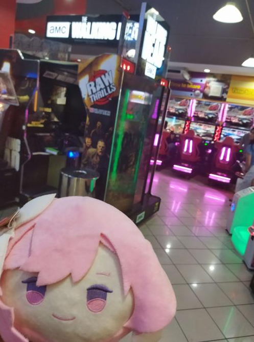 Day 20 of ely plush in wacky locations - ely bean at da arcade Honkai Impact 3rd | HoYoLAB