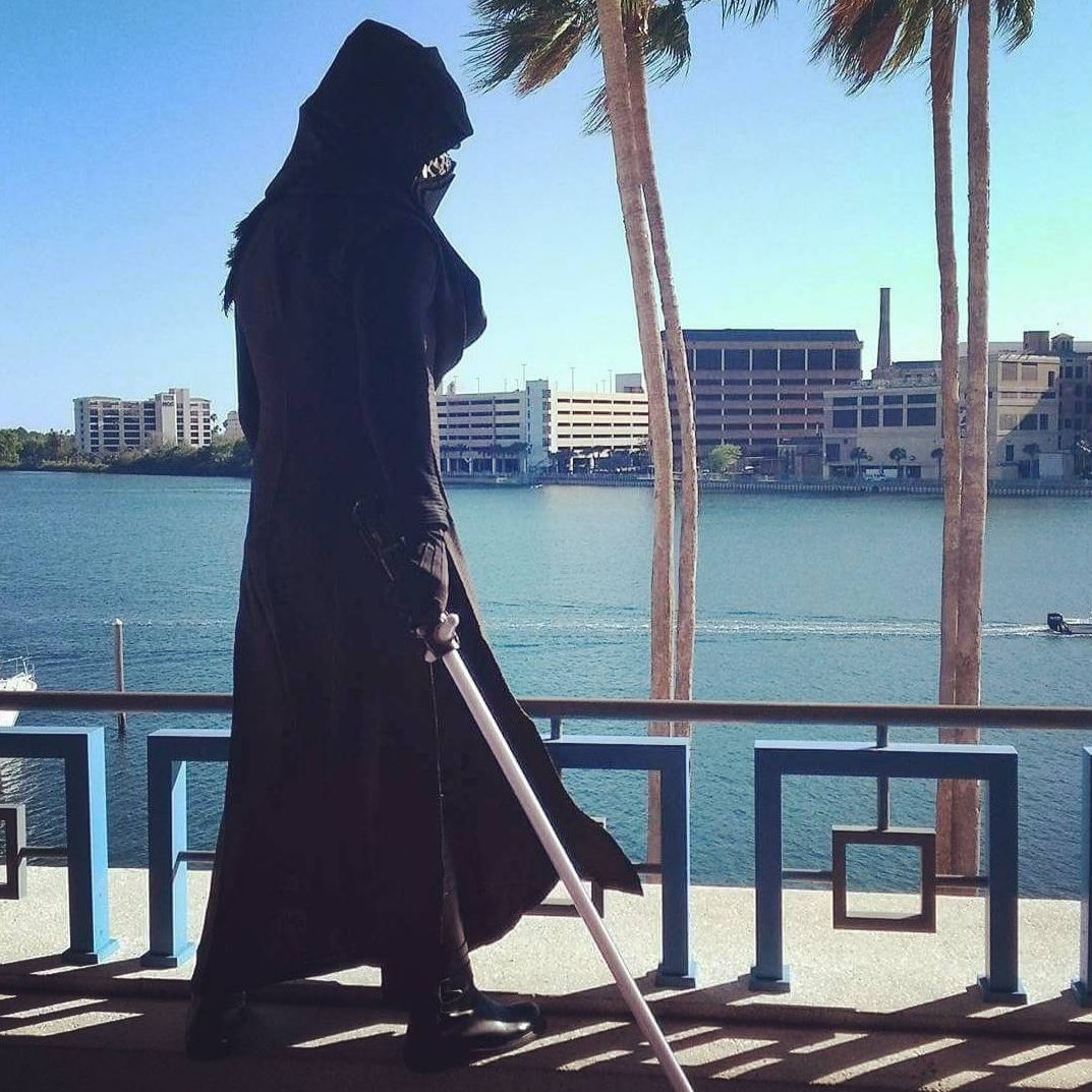 ever seen a Kylo Ren that plays genshin? here ya go lmao (me obviously ...