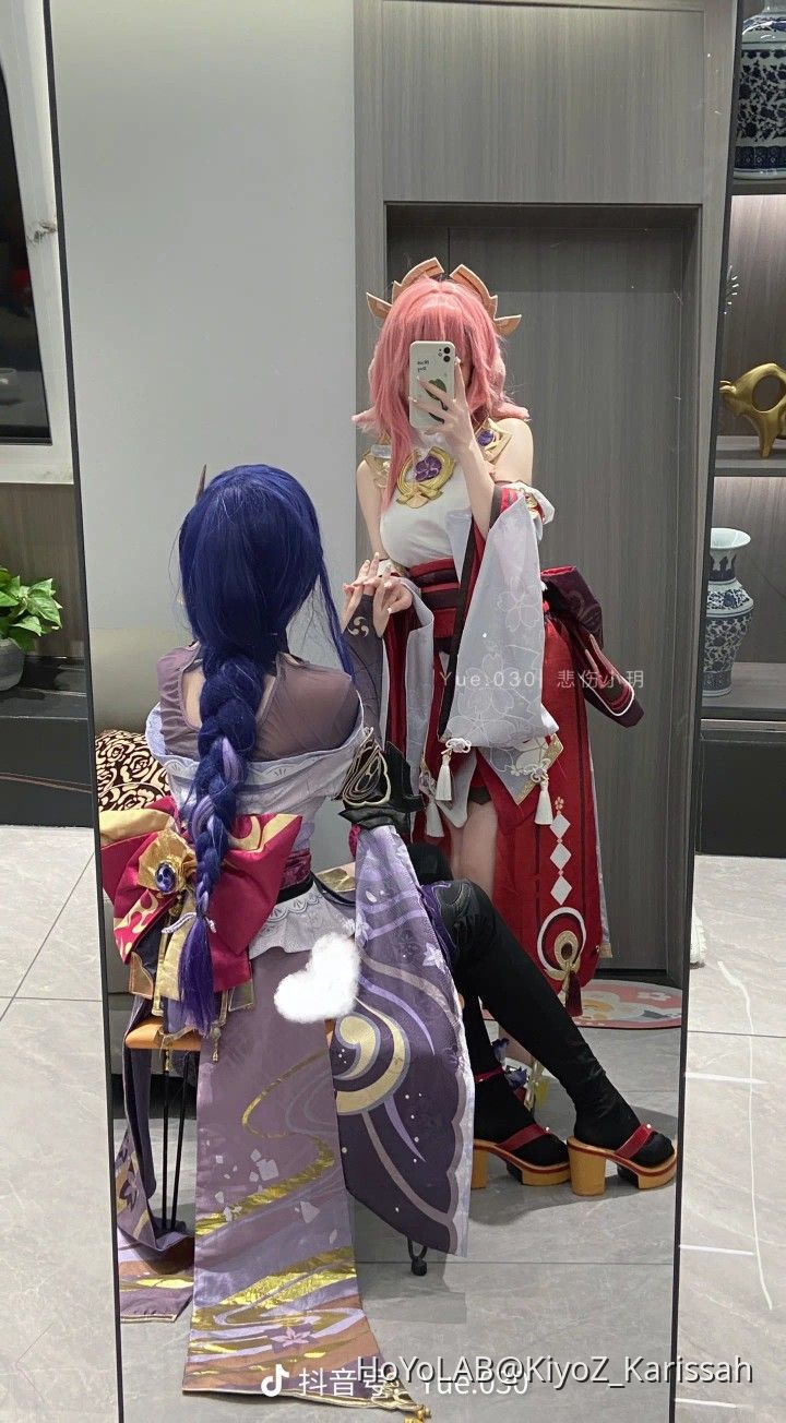 Raiden Shogun and Yae Miko on the cosplay costume Genshin Impact | HoYoLAB