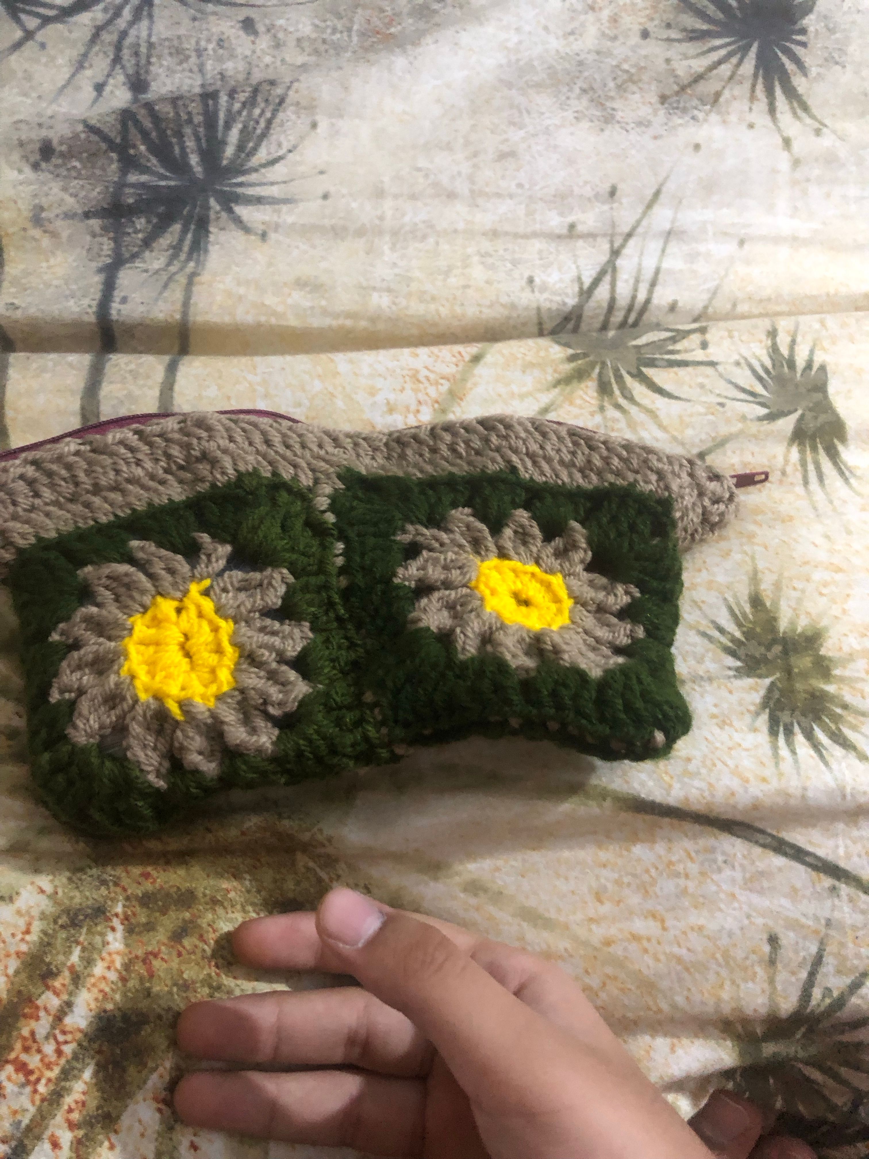 Made a wallet out of the granny square | HoYoLAB