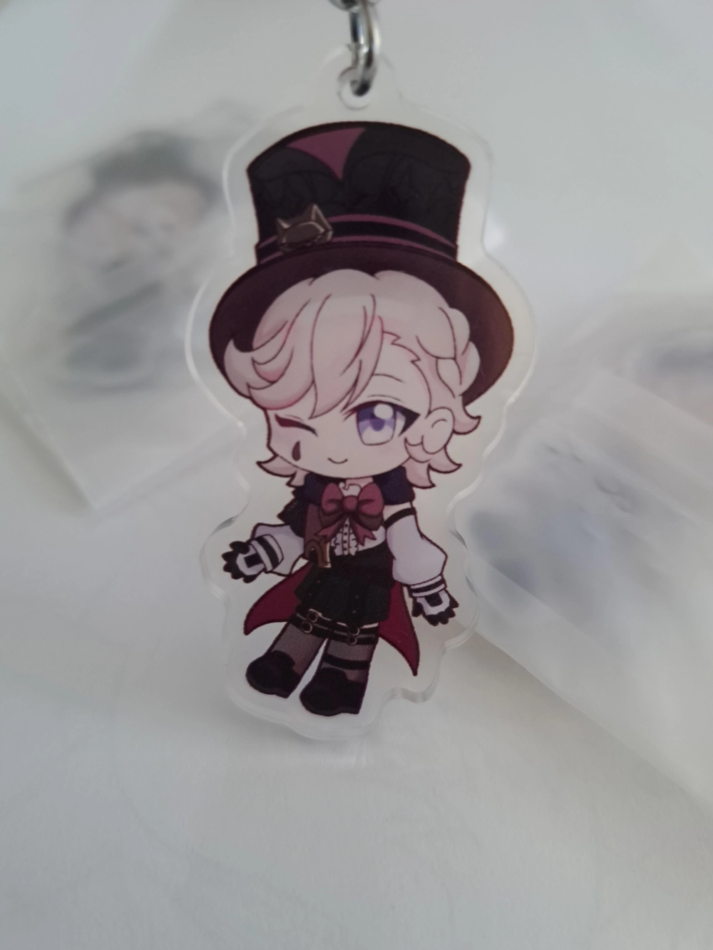Lyney keychain!! Genshin Impact | HoYoLAB