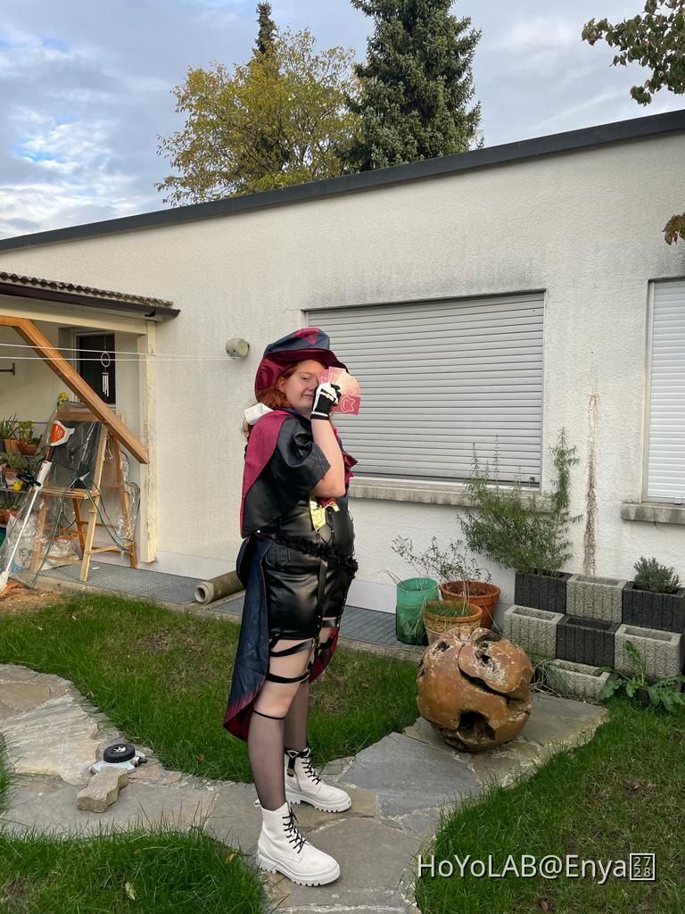 Lyney cosplay! actual good attempt! Genshin Impact | HoYoLAB