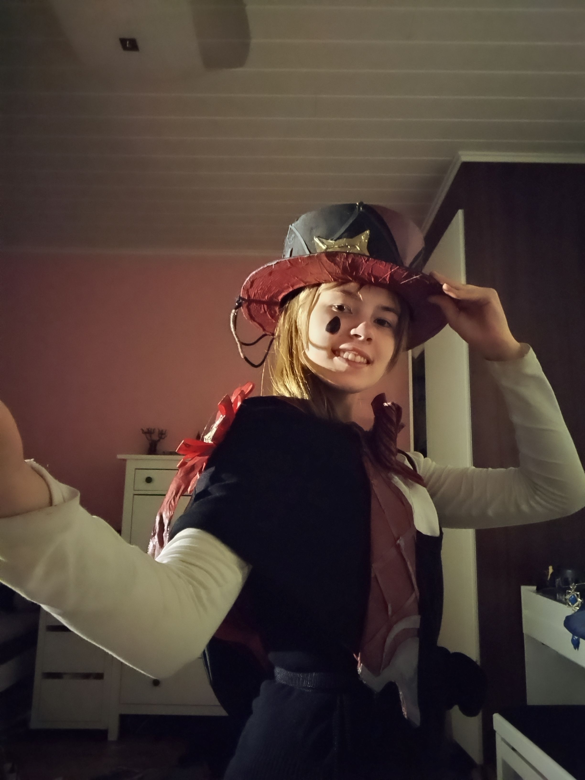 Lyney cosplay Genshin Impact | HoYoLAB