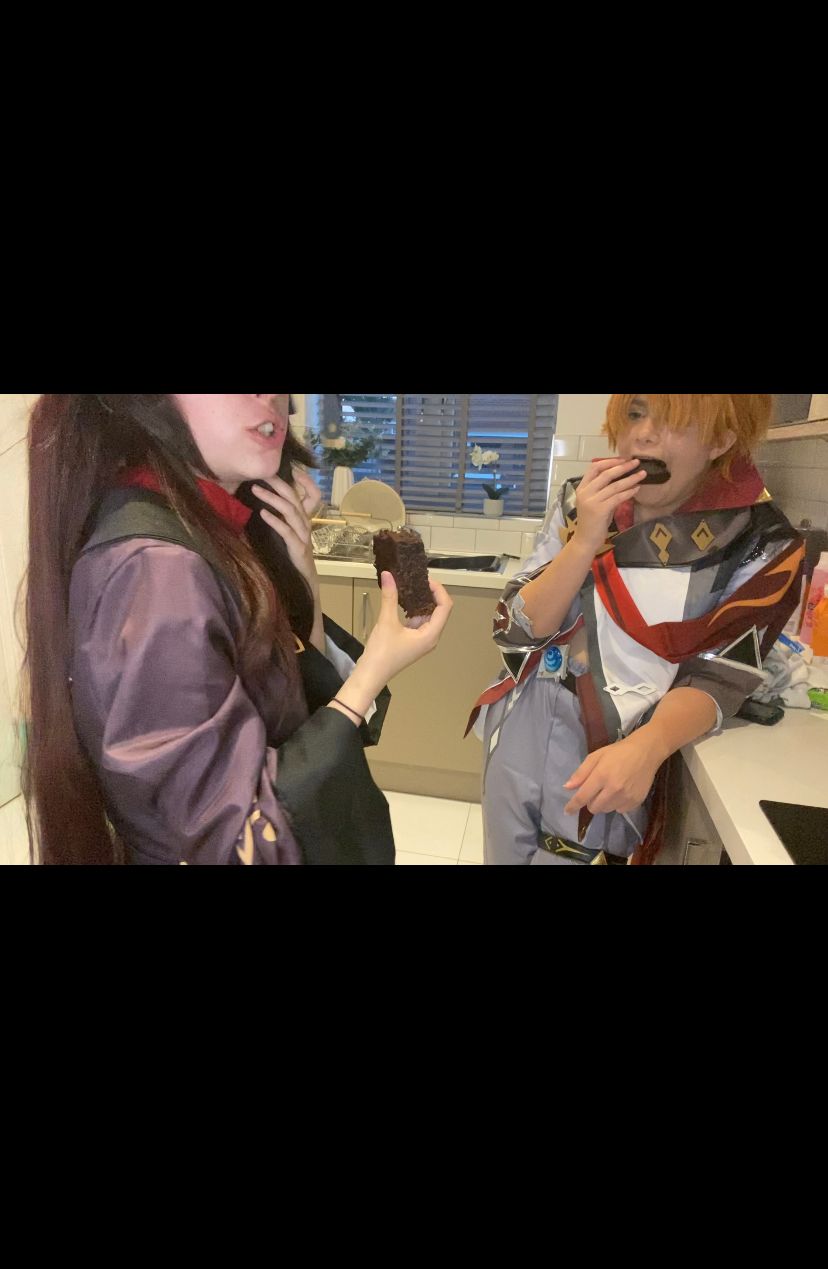 Hu Tao and Childe eating brownies🫶 Genshin Impact | HoYoLAB