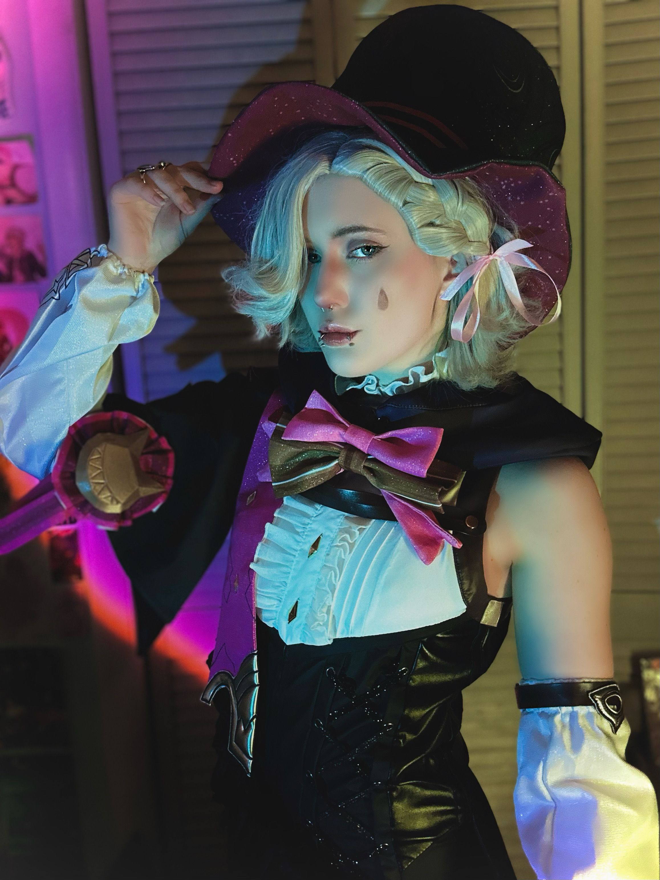 Lyney Cosplay Genshin Impact | HoYoLAB