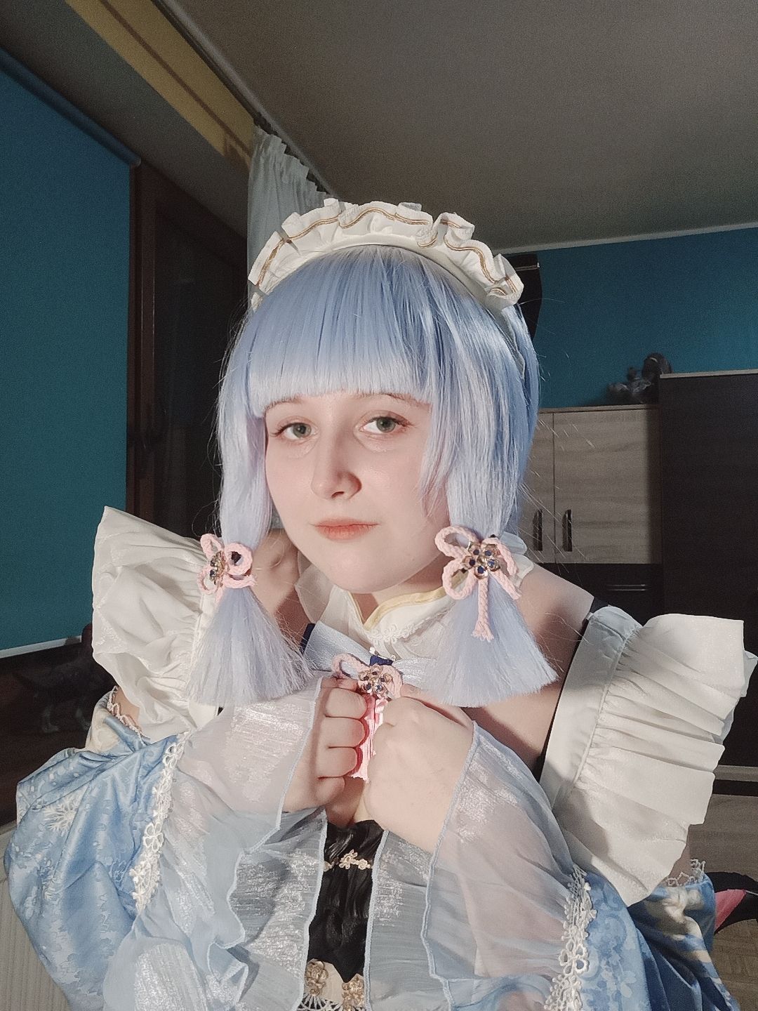 ayaka-maid-cosplay-genshin-impact-hoyolab