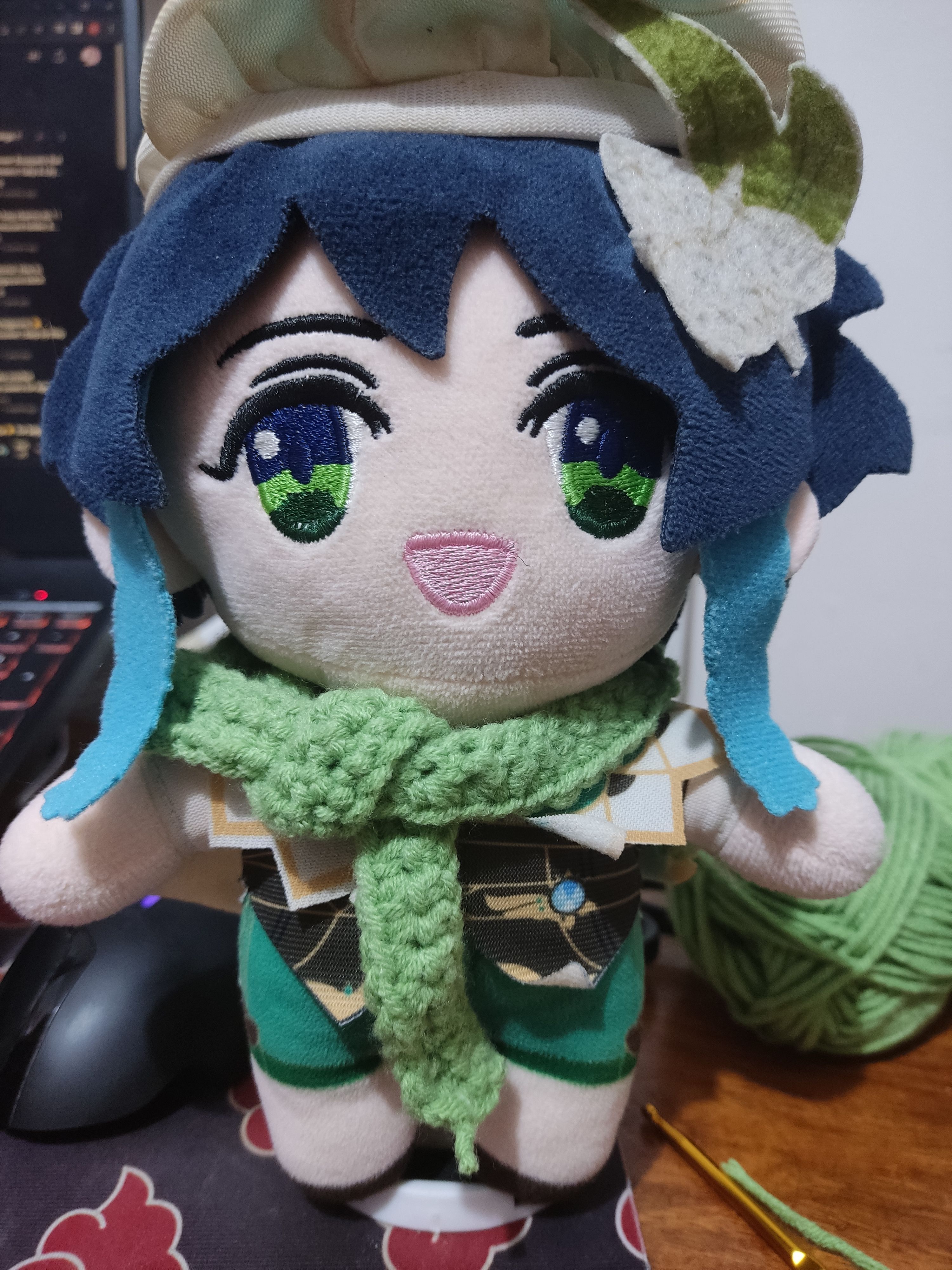 Just started crocheting and made a mini scarf for Venti