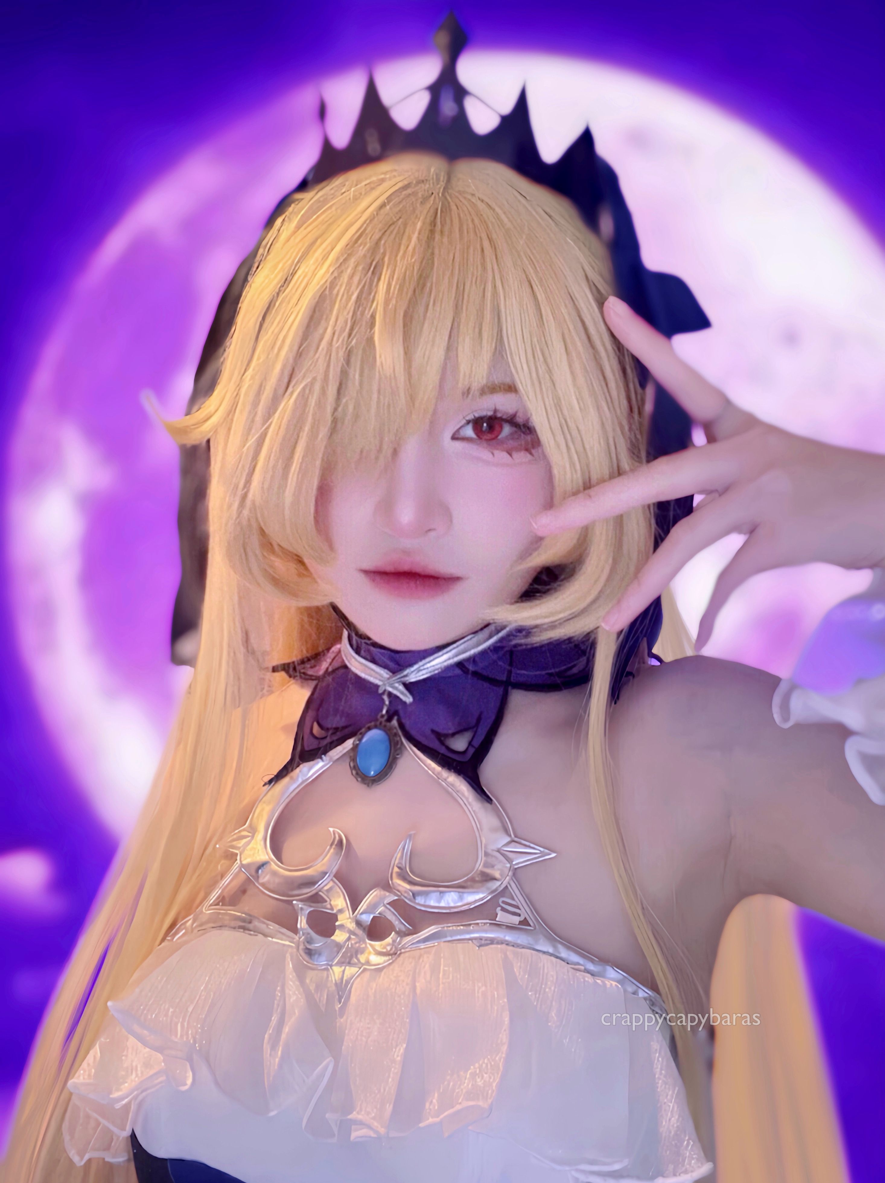 Fischl cosplay by crappycapybaras Genshin Impact | HoYoLAB