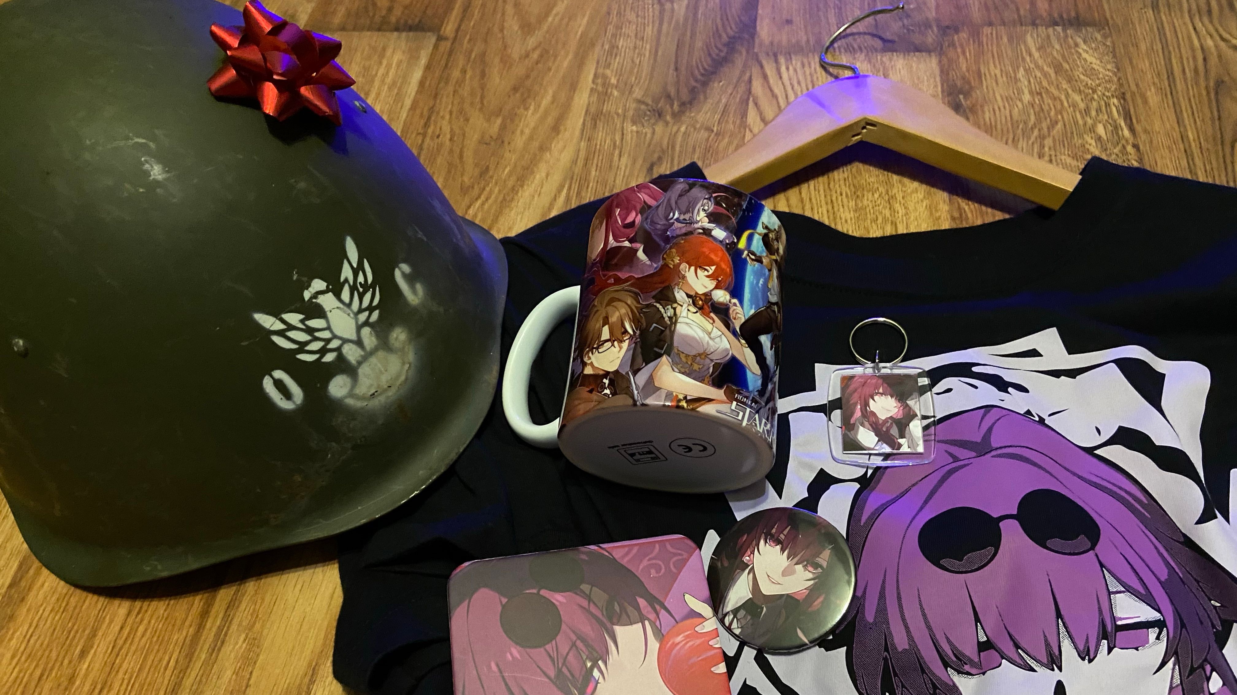 Receiving presents as weeb AND history-freak be like: Honkai: Star Rail ...