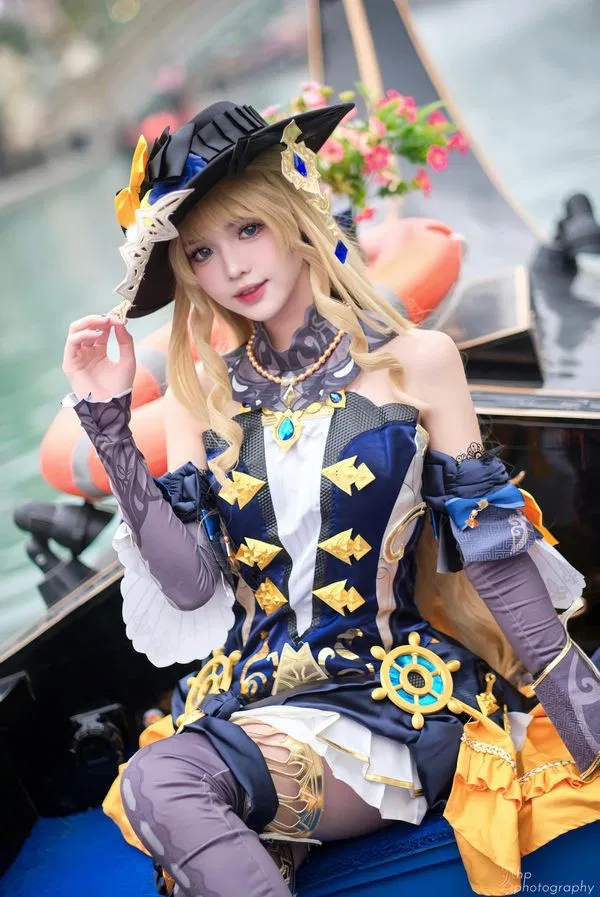 Navia cosplay Genshin Impact | HoYoLAB