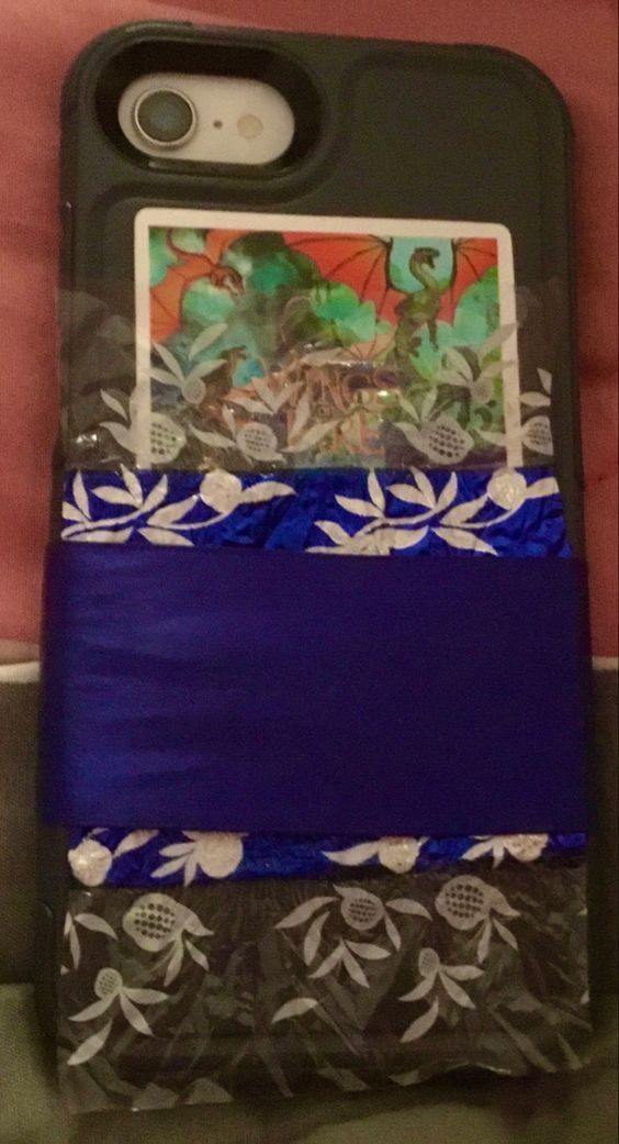 Phone case reveal! Which HSR phone case does it remind you of? Honkai ...