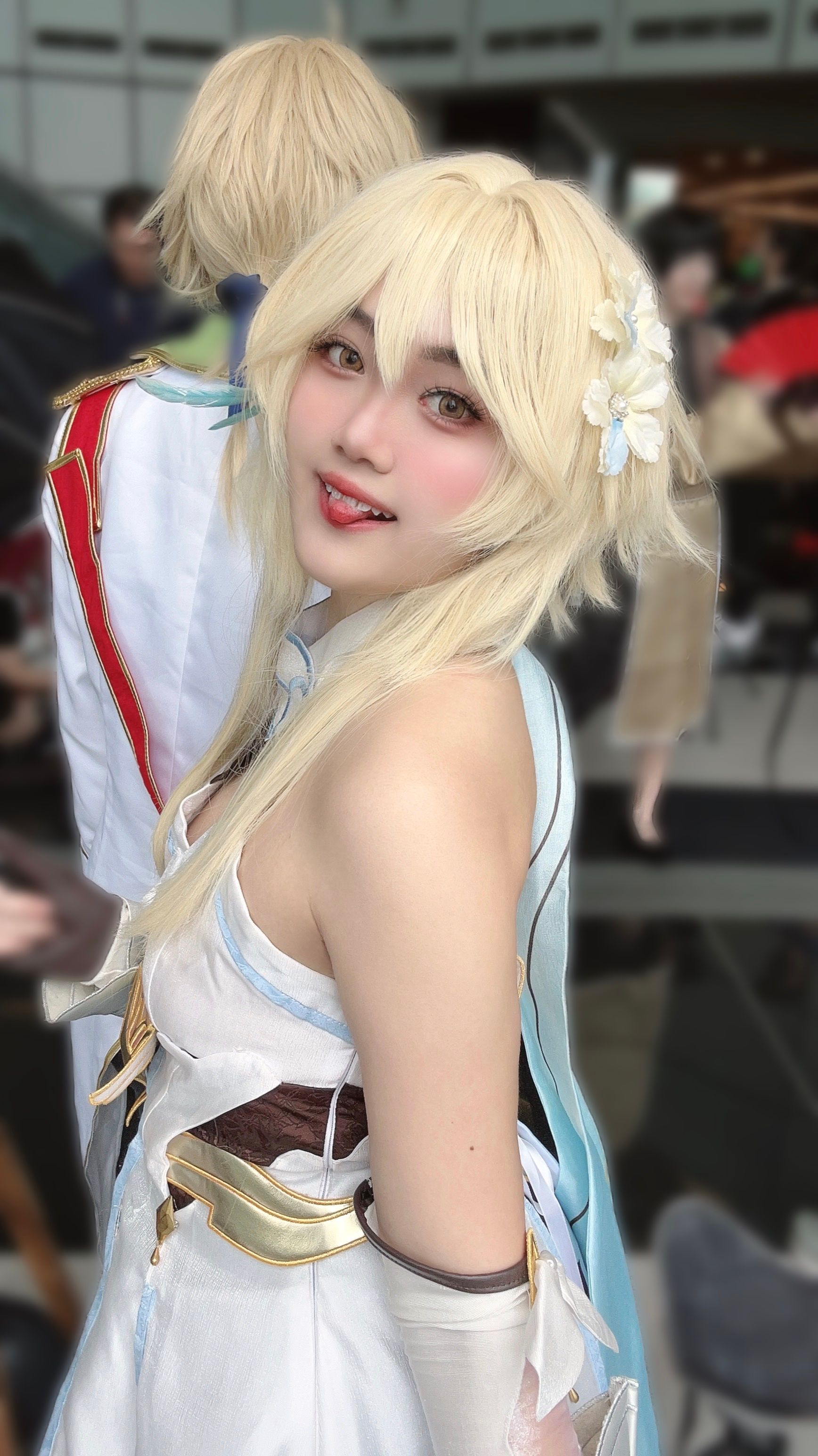 [Cosplayer reveal] In cosplay vs out of cosplay! Genshin Impact | HoYoLAB
