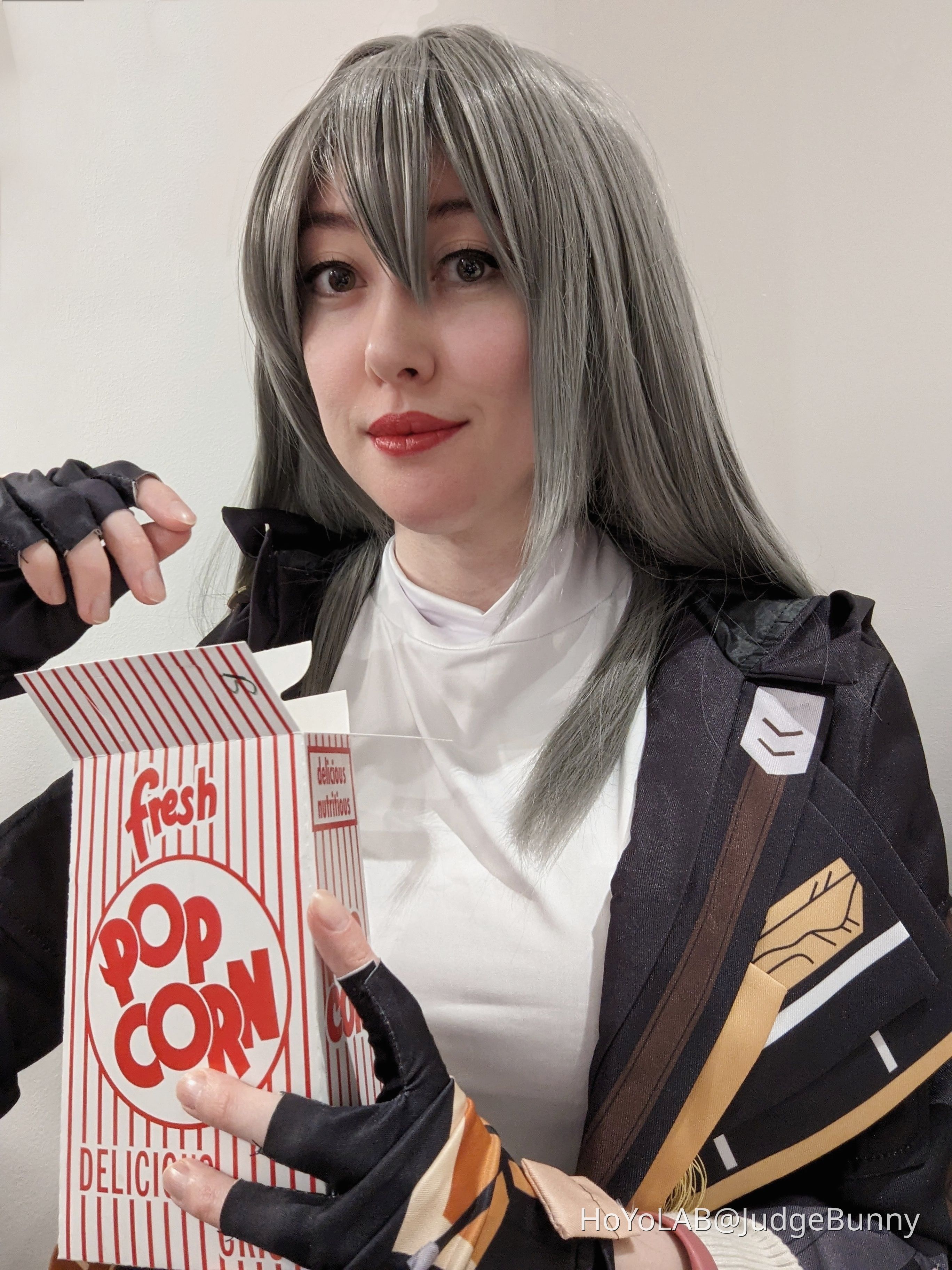 You want some popcorn? 🍿 Stelle Cosplay! Honkai: Star Rail | HoYoLAB