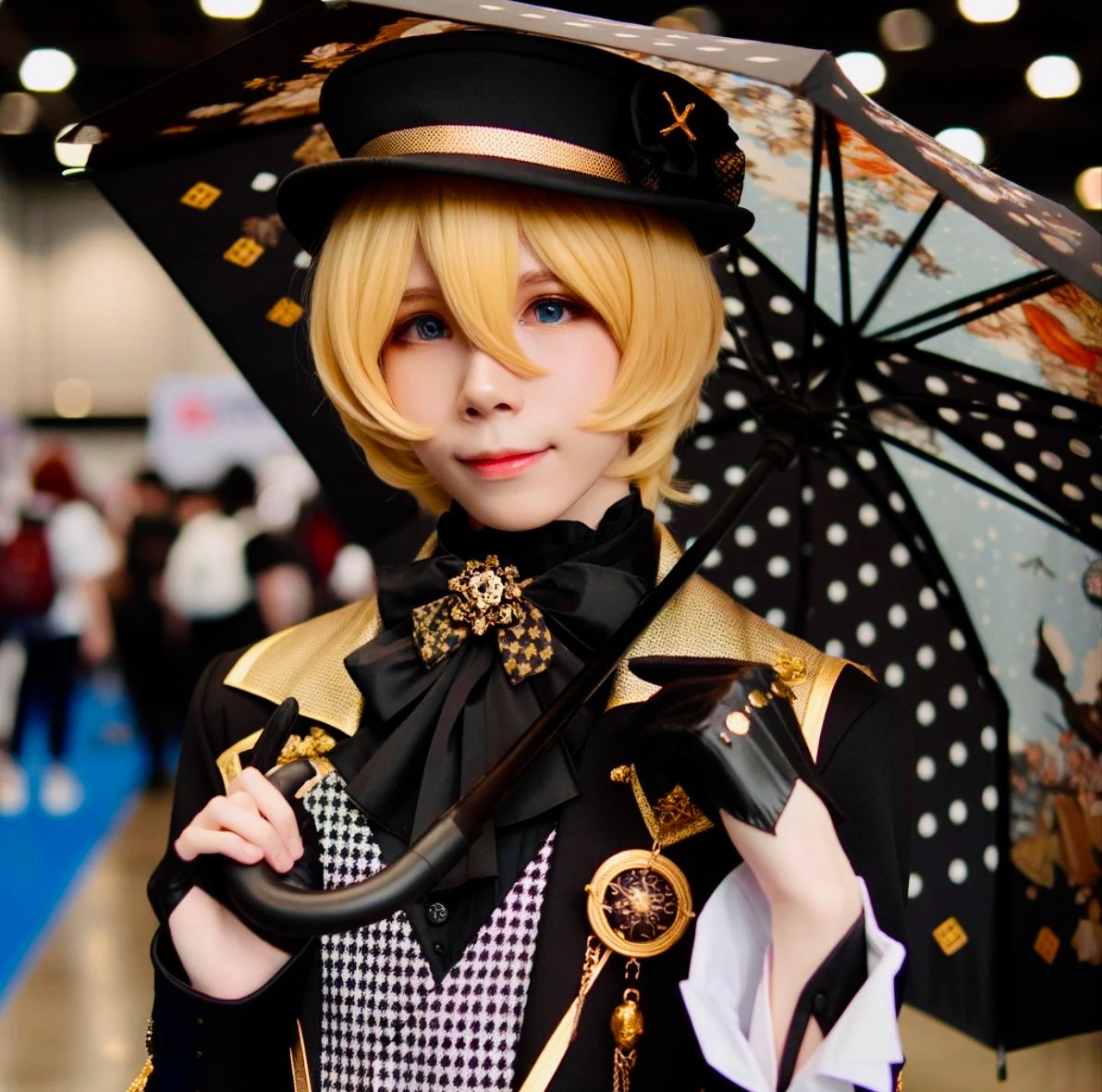 Navia Reimagined: Androgynous Elegance in Cosplay Genshin Impact | HoYoLAB