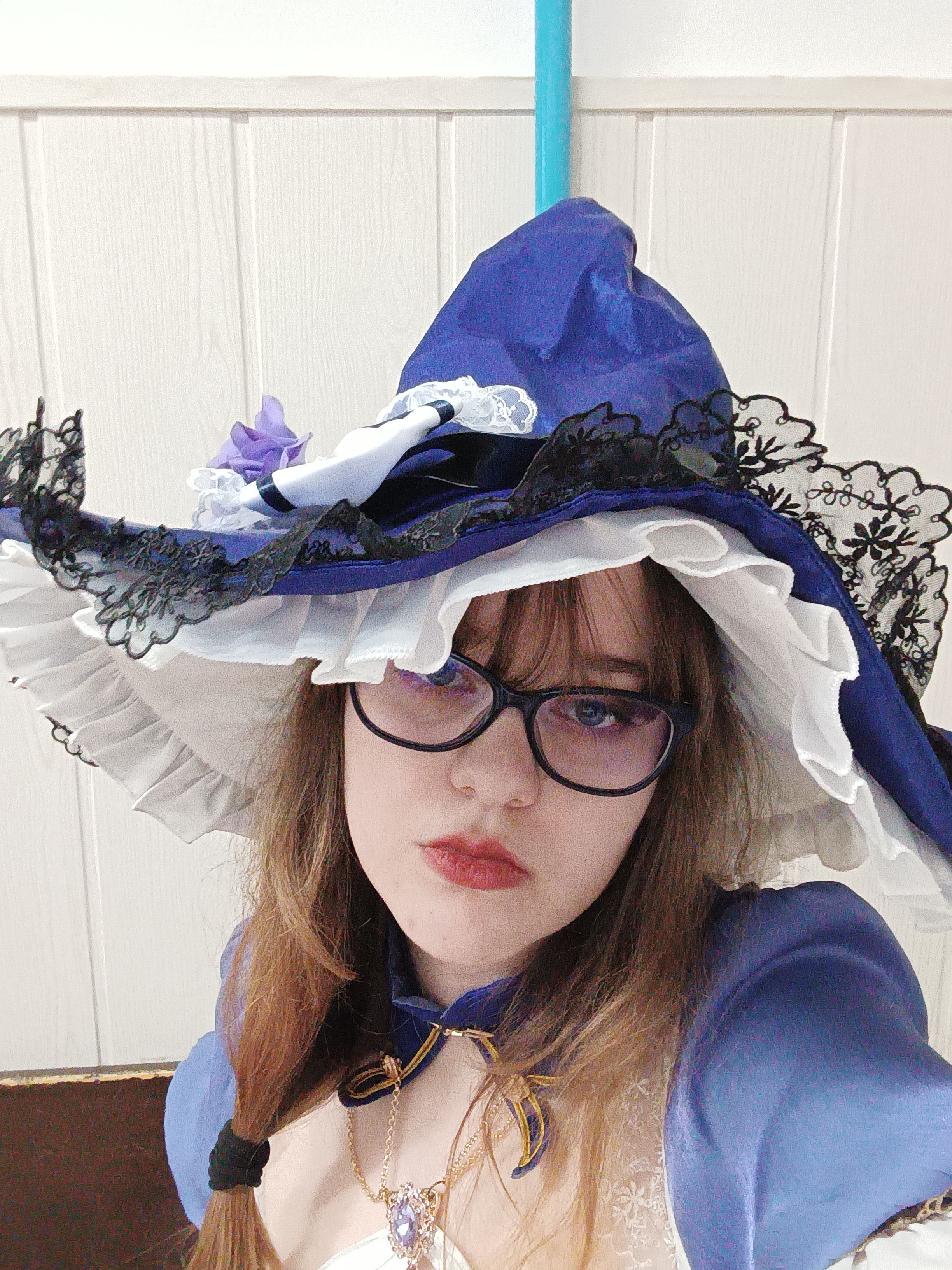 Maid Lisa selfie 💜 Genshin Impact | HoYoLAB