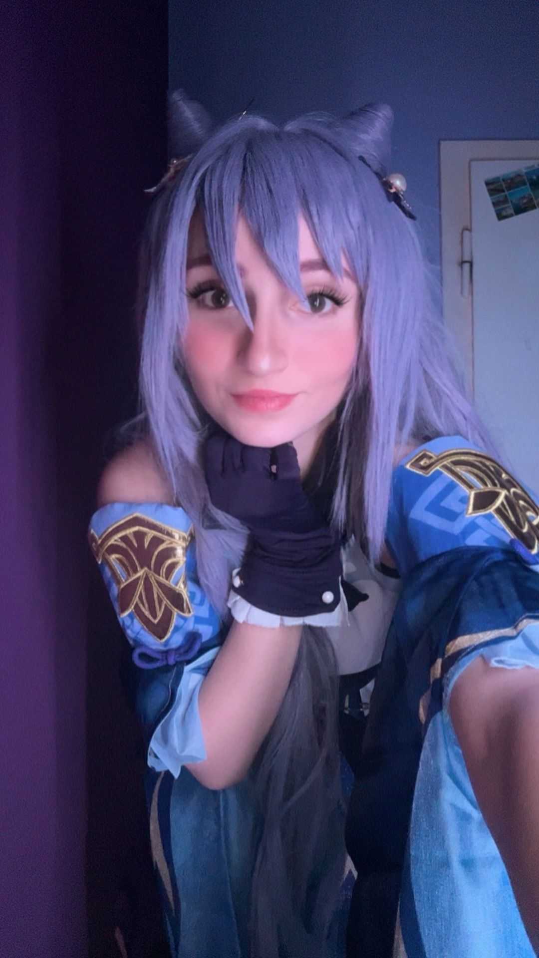 Guys😫😫I‘m waiting for my Navia Cosplay🥰💛🗡️ (sry for quality,I‘m so sad ...