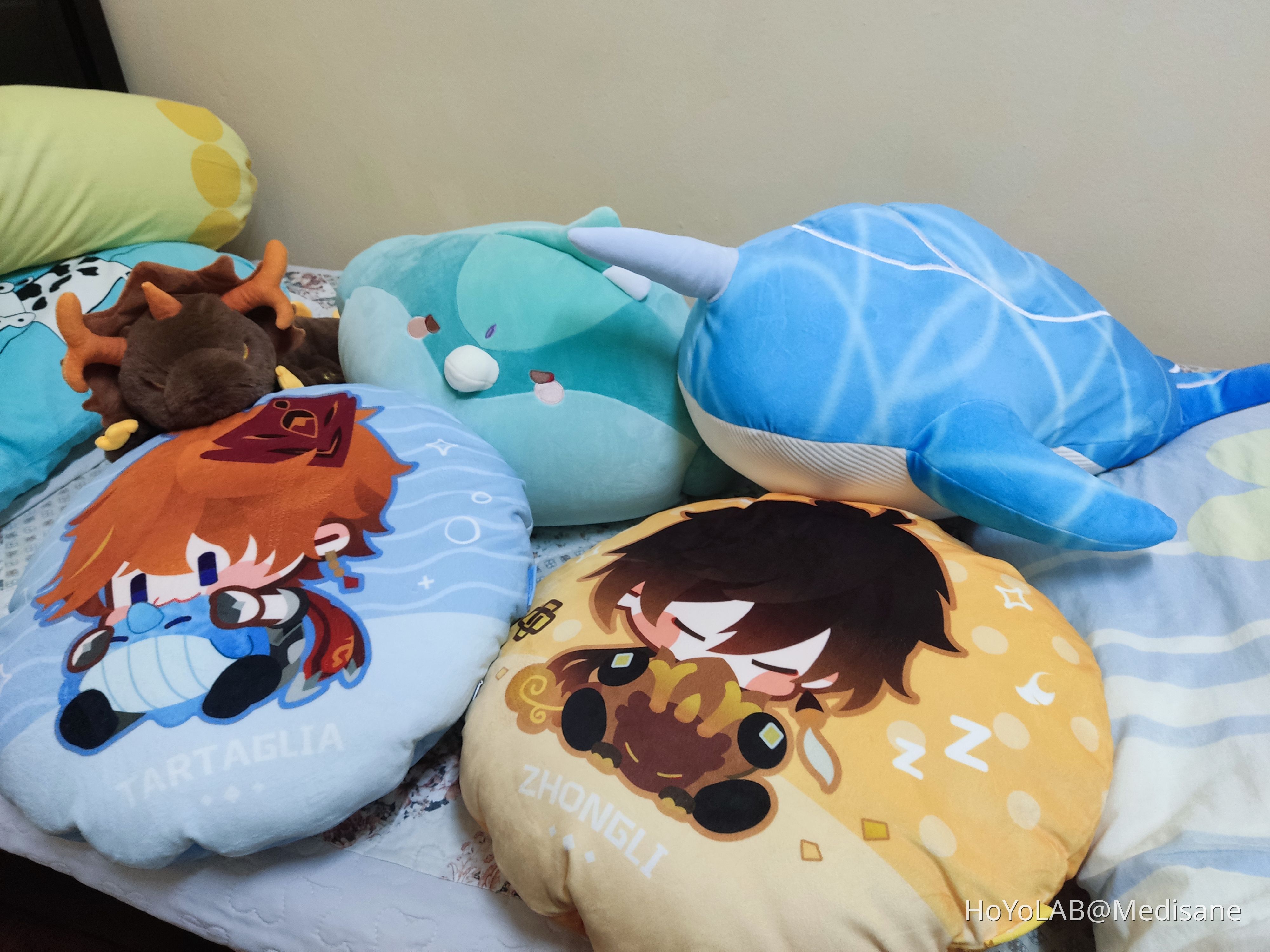 Sharing: Genshin (official) merchandise that I have bought last year ...