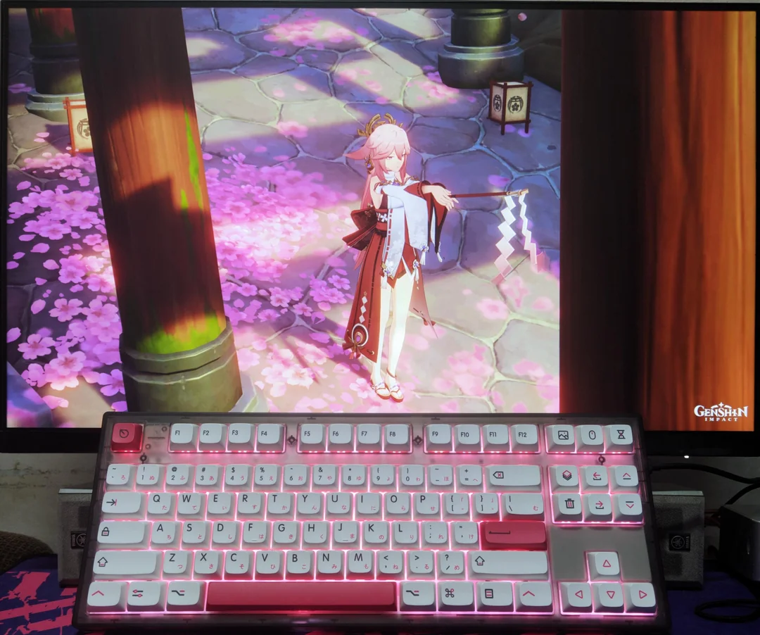 Bought keycaps that accidentally matches with Yae Miko's colors ...