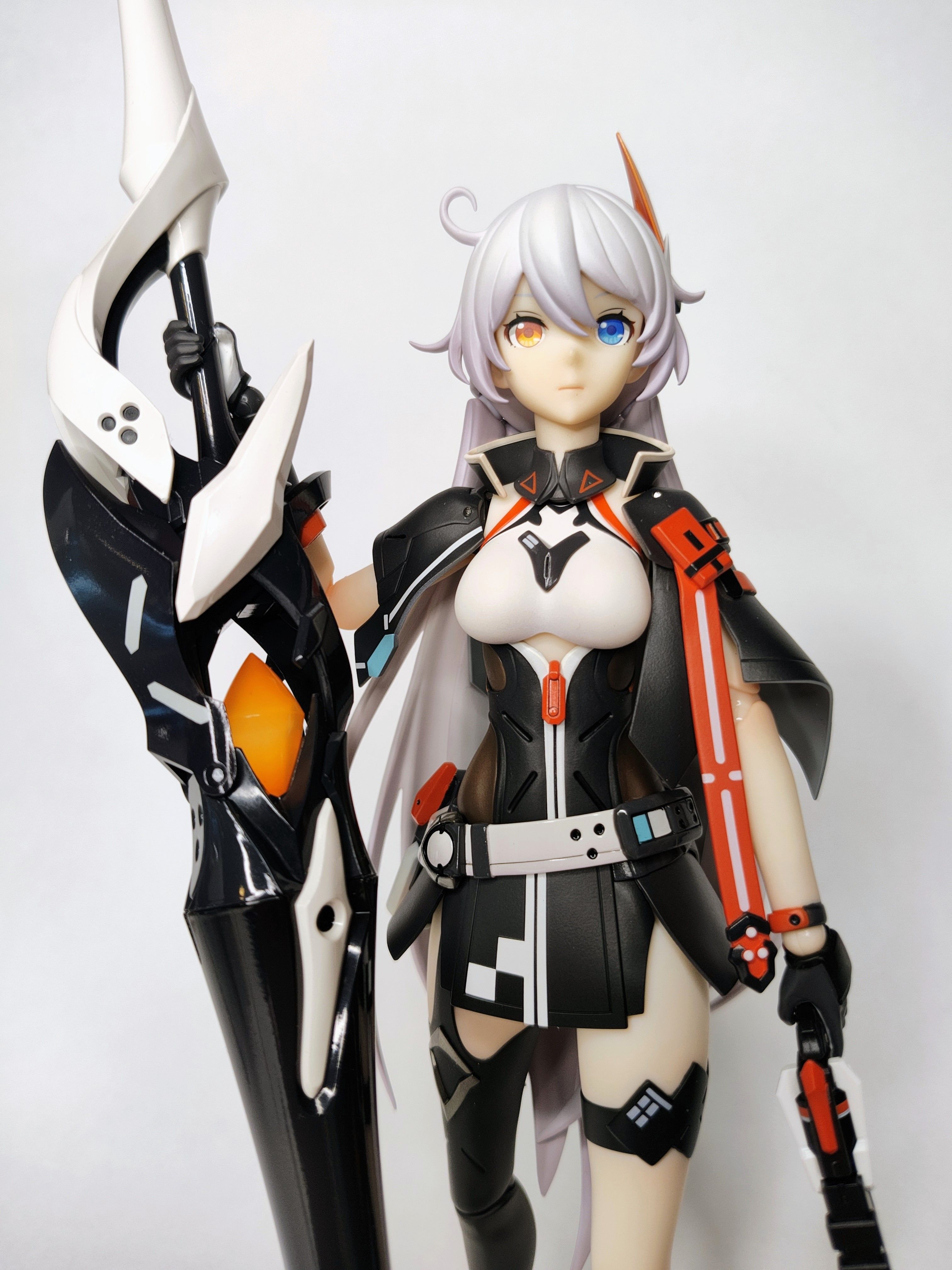 Some photos of the Apex Arctech Void Drifter Kiana figure Honkai Impact ...