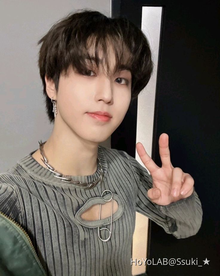 LOOK AT HIS CUTE CHEEKS 💗🔥 | HoYoLAB